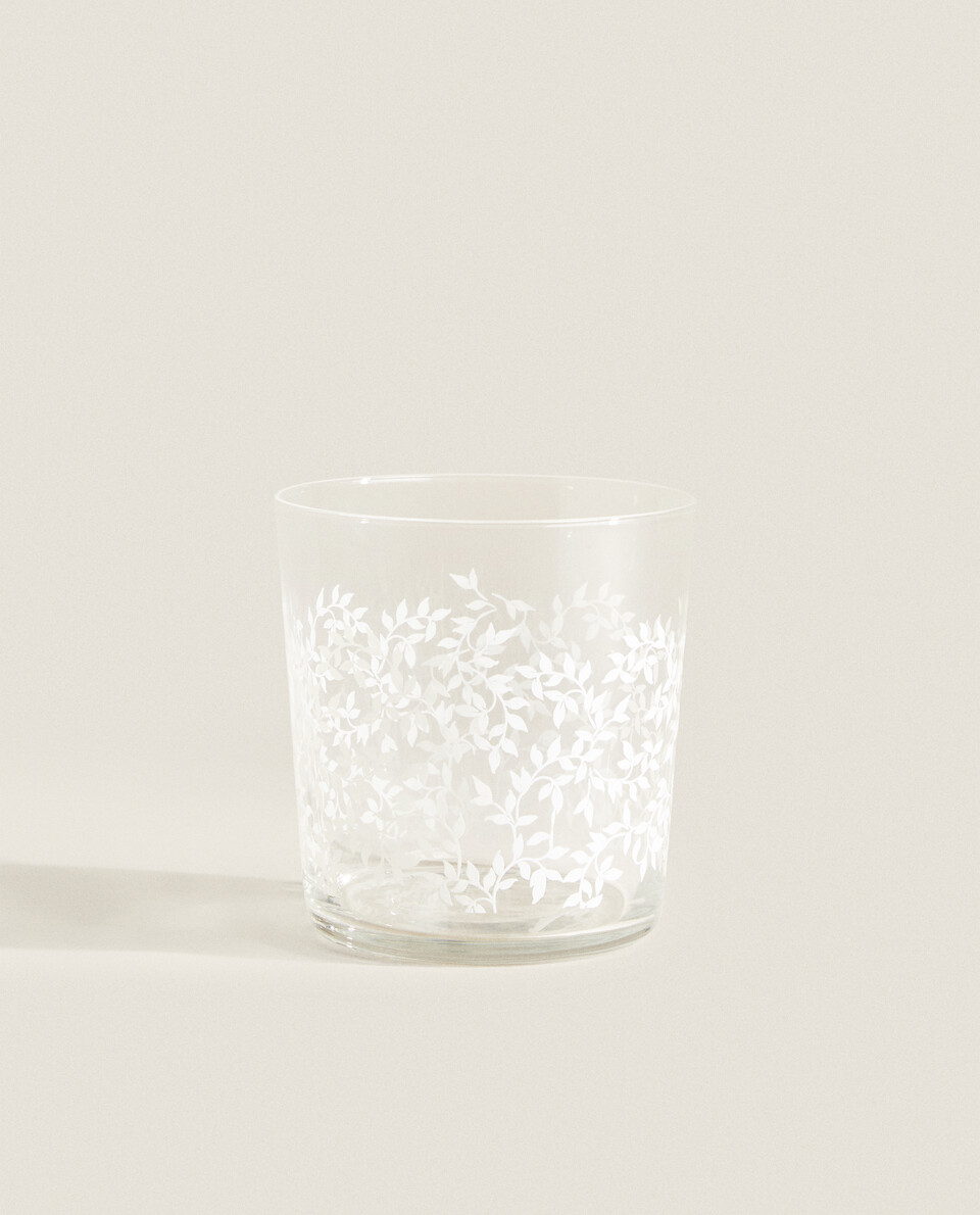 STIKLINĖ SU GĖLIŲ RAŠTAIS | Zara Home Lietuvos STIKLINĖ SU GĖLIŲ RAŠTAIS | Zara Home Lietuvos