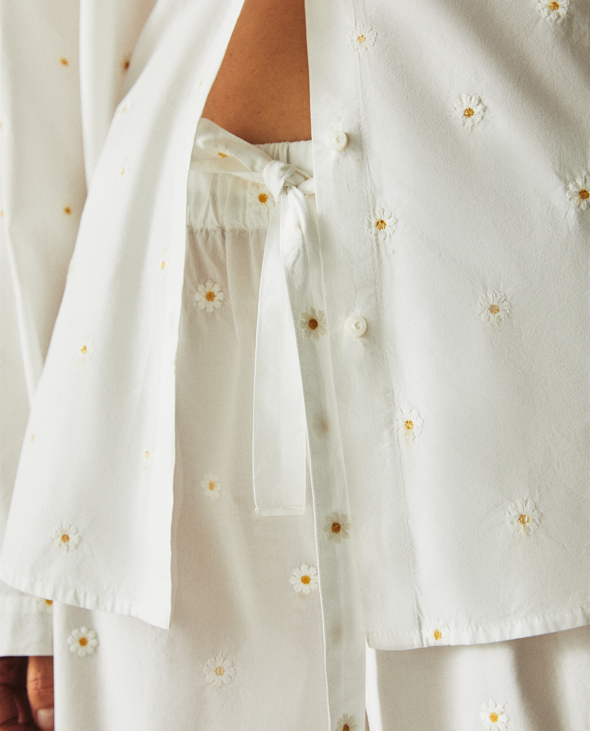 DAISY EMBROIDERY SET - Woman - CLOTHING - CLOTHING AND FOOTWEAR - NEW ...