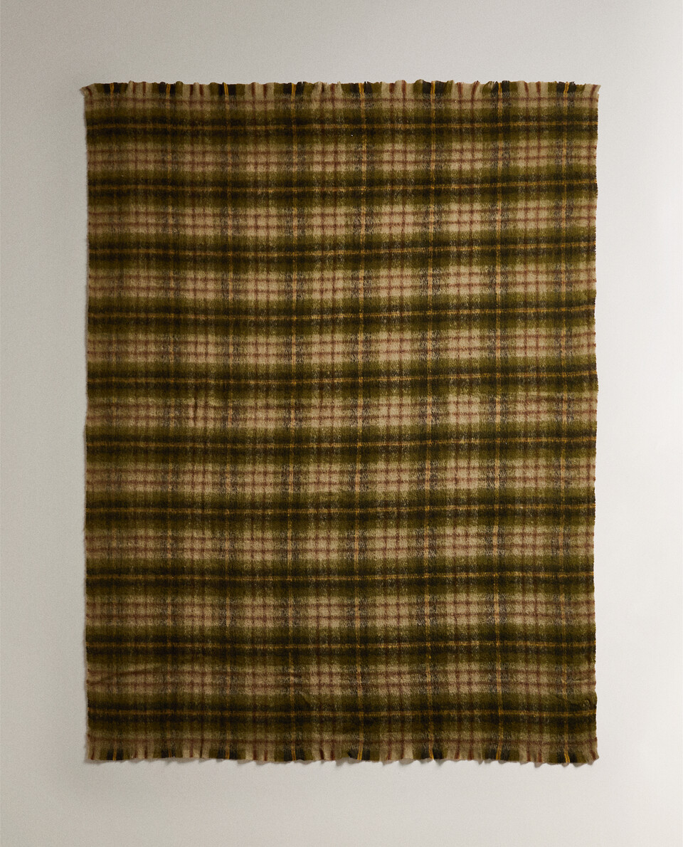CHECKED THROW | Zara Home UAE - ABU DHABI/AL AIN/RAS AL-KHAIMAH‎