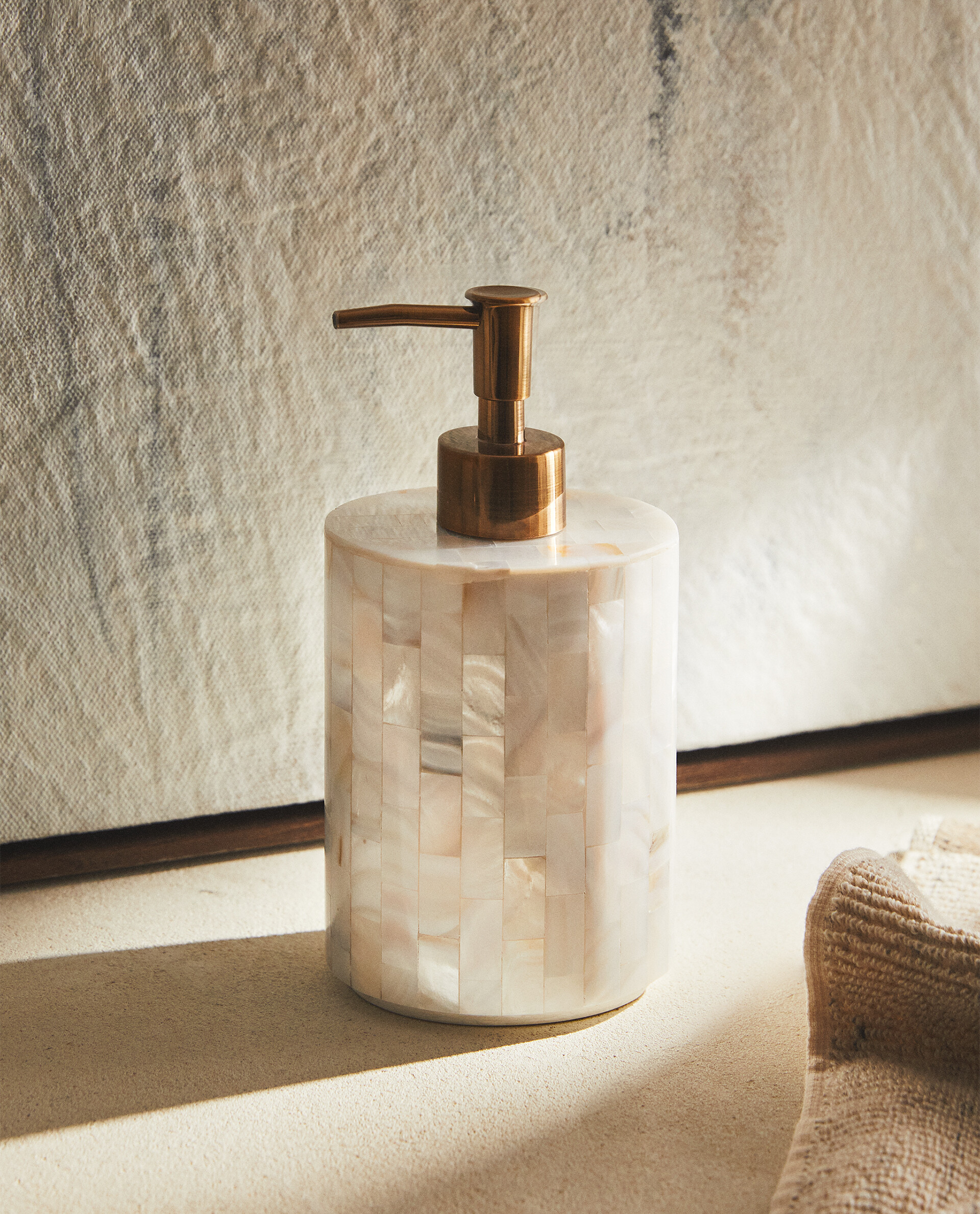 Mother Of Pearl Effect Bathroom Soap Dispenser Zara Home Uae Abu