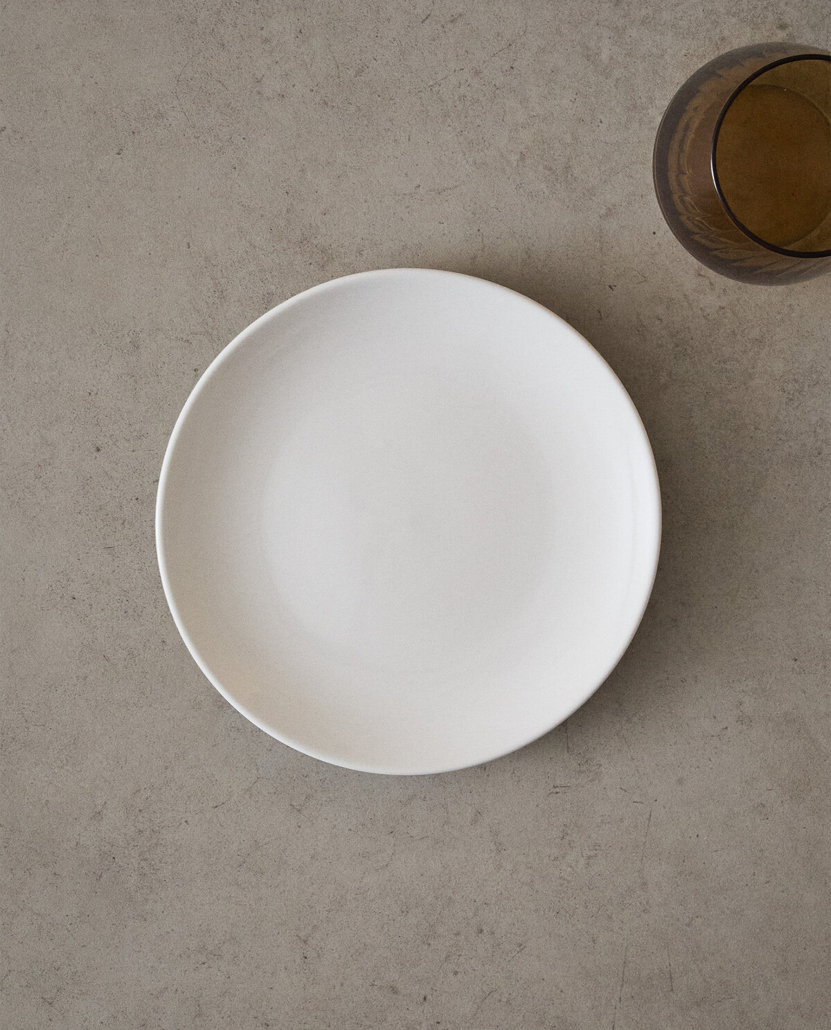 Dessert plates and side plates