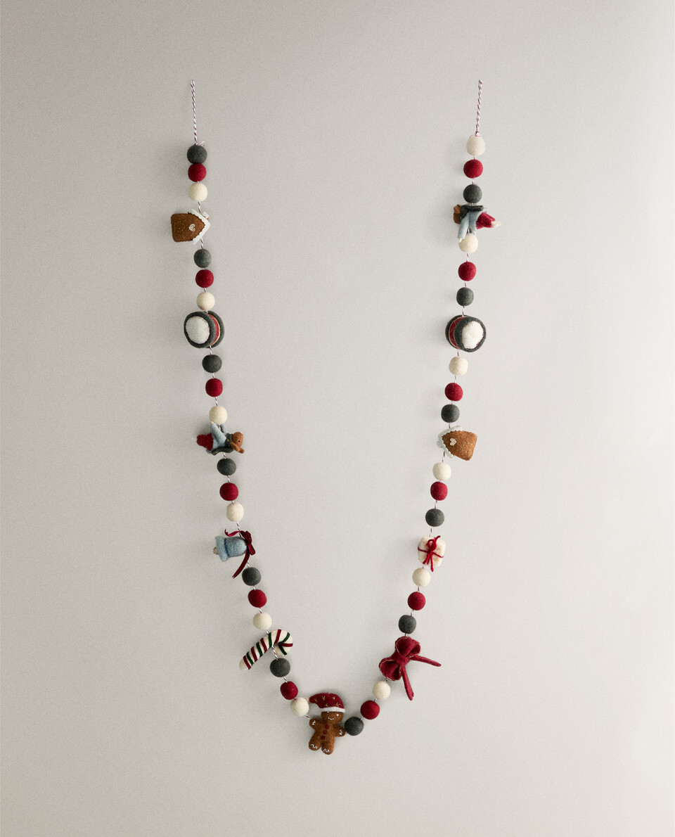 CHRISTMAS GARLAND WITH FELT FIGURES | Zara Home Ireland