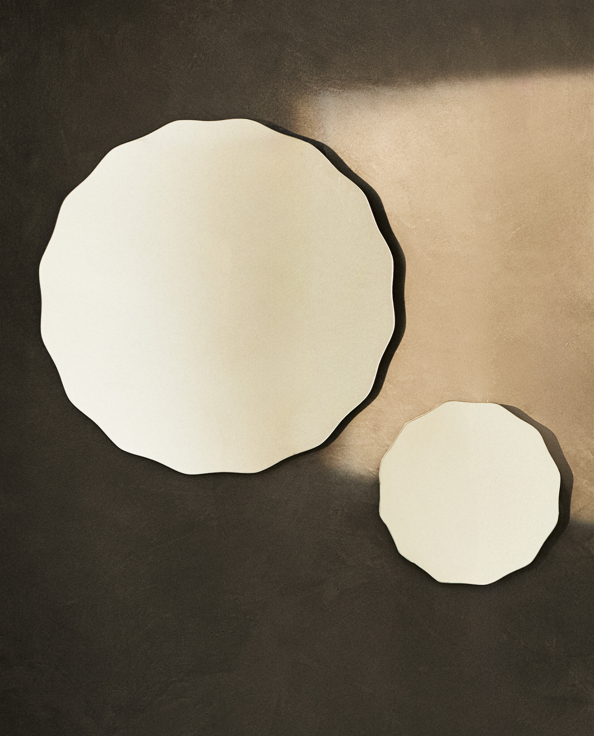 WALL MIRROR WITH WAVY EDGE | Zara Home Danmark