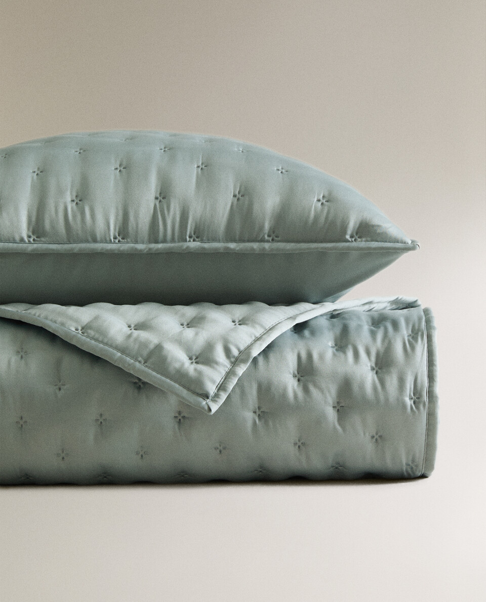 PLAIN QUILT WITH KNOTS | Zara Home United Kingdom