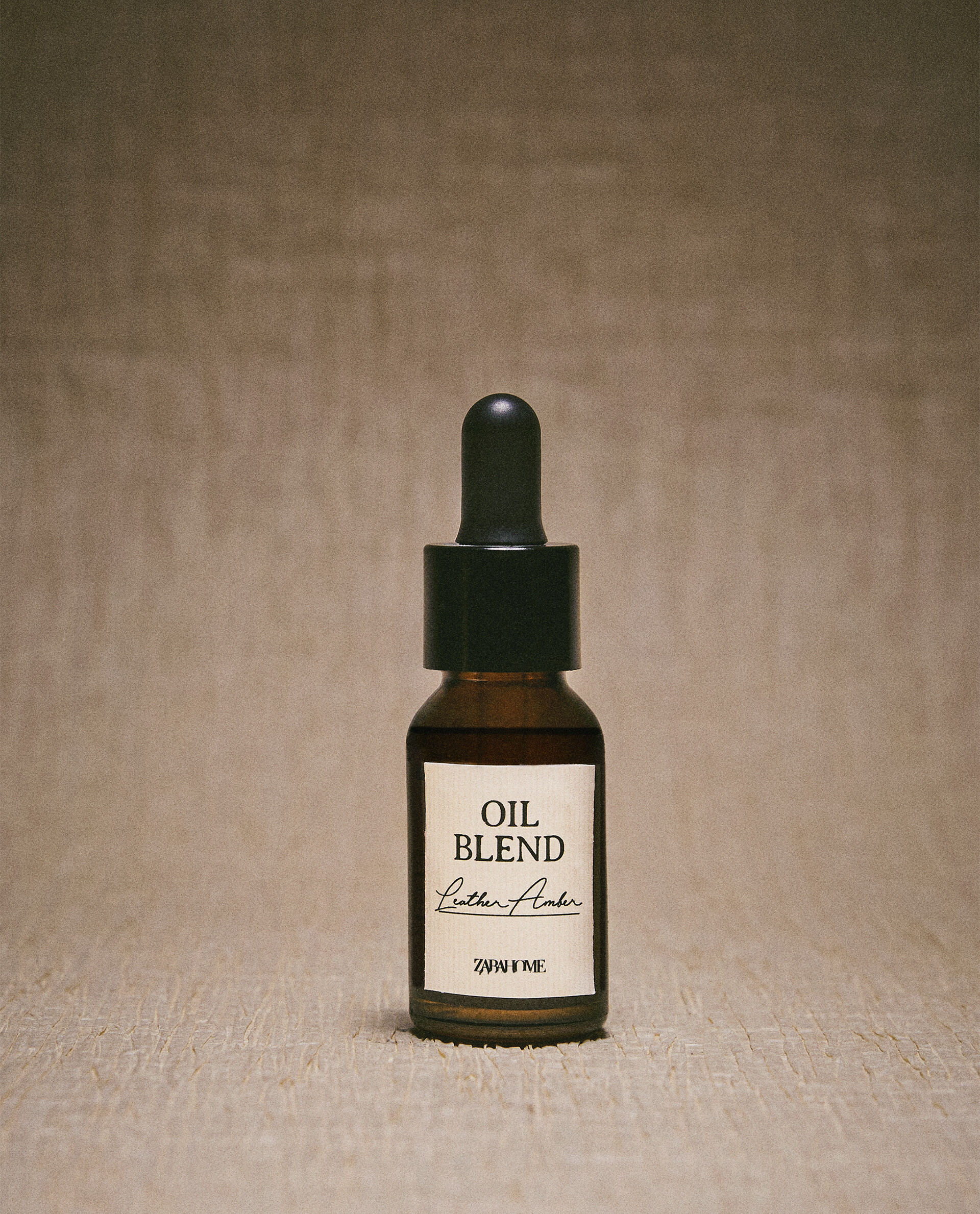 (15 ML) LEATHER AMBER ETERISK OLJA | Zara Home Sverige / Sweden