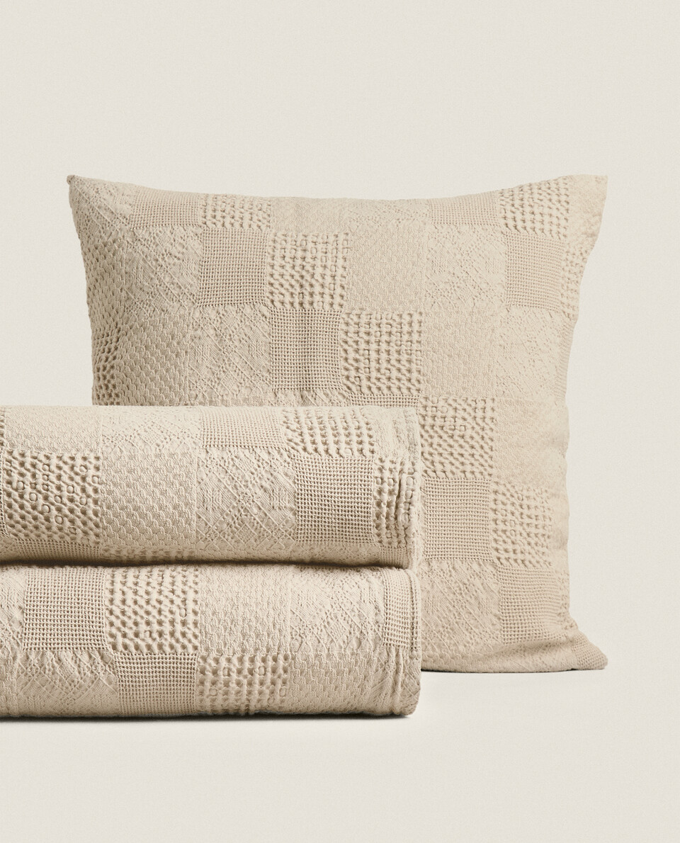 ТЕКСТУРОВАНЕ ПОКРИВАЛО | Zara Home Polska / Poland