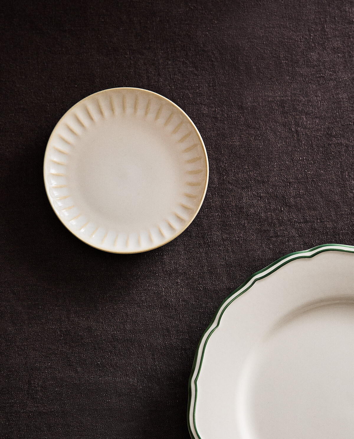 Dessert plates and side plates