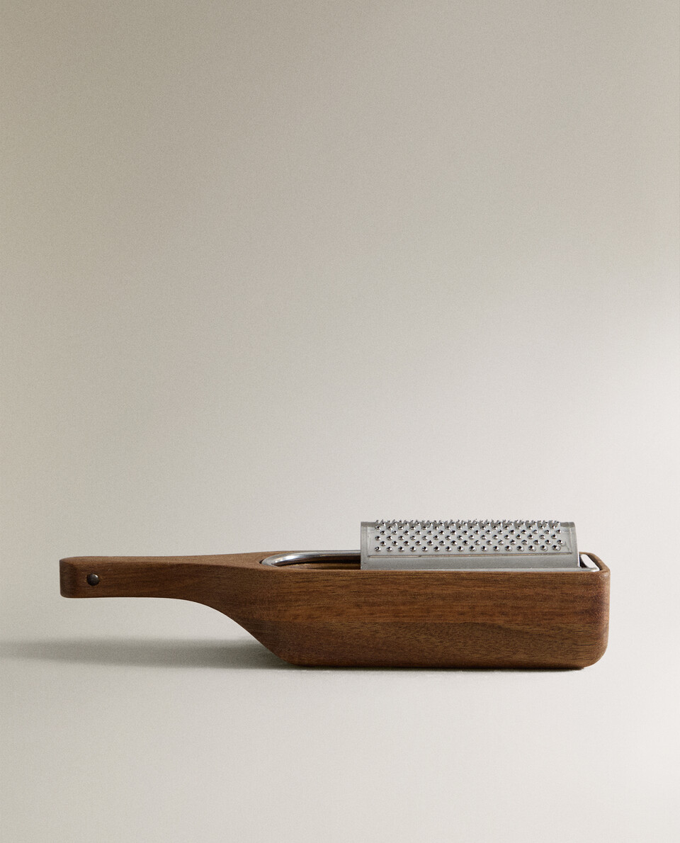 ΤΡΙΦΤΗΣ ΜΕ ΞΥΛΙΝΗ ΒΑΣΗ | Zara Home Ελλάδα / Greece