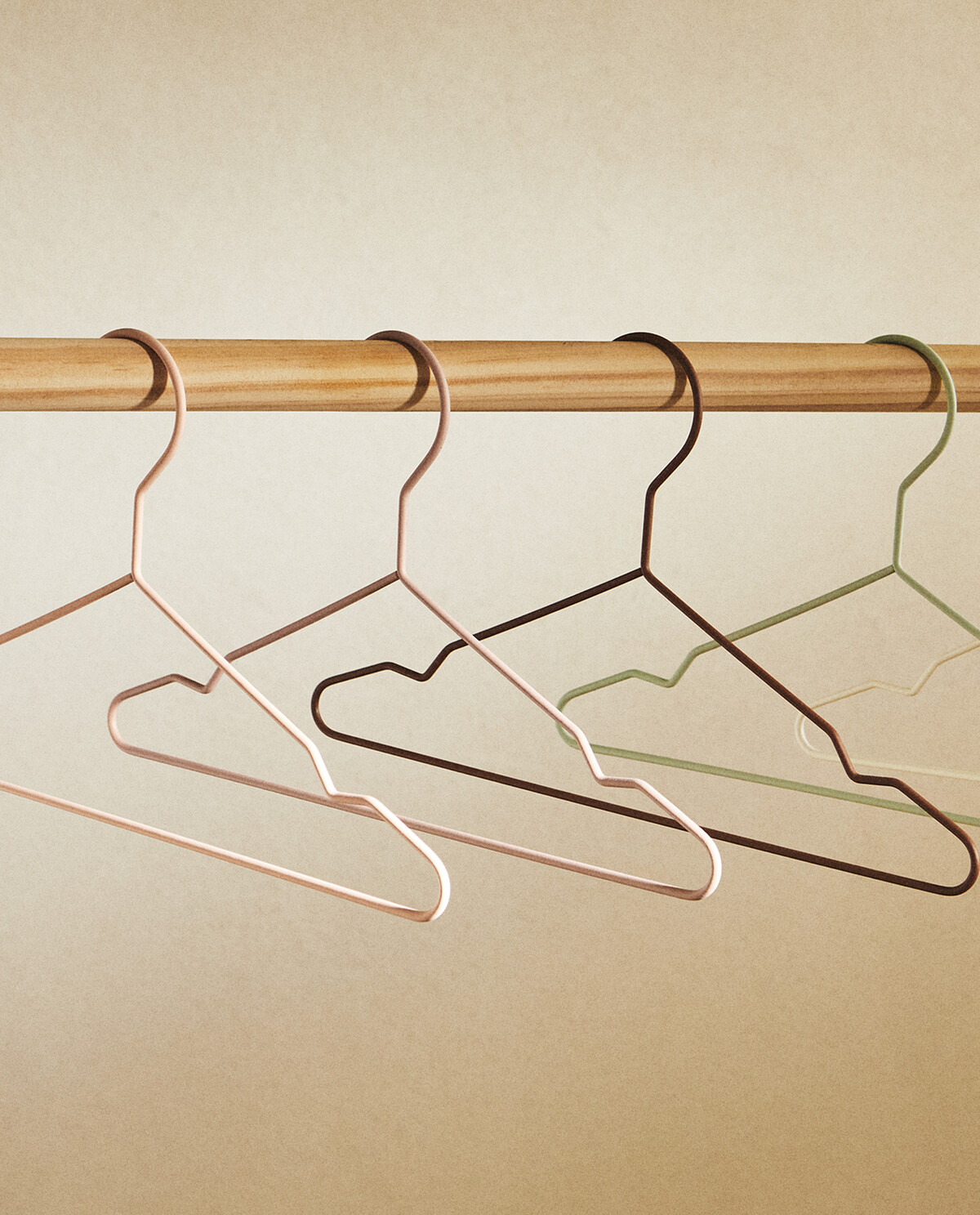 Perchas y colgadores infantiles | Zara Home España | Nueva Colección