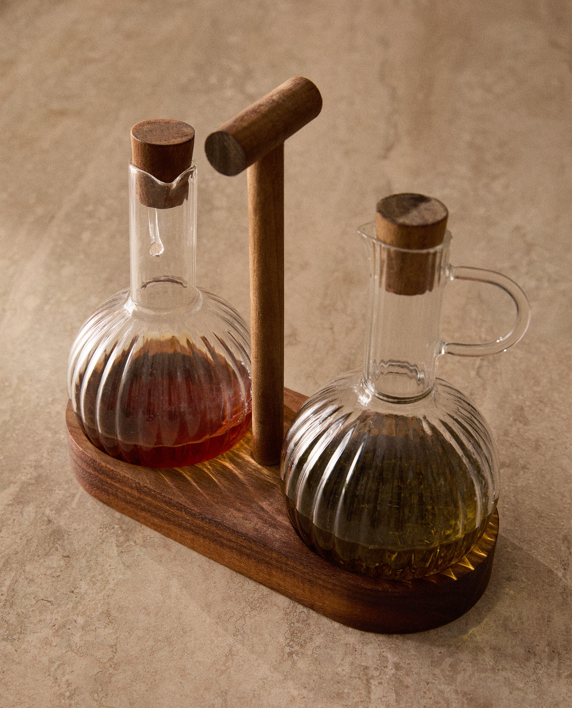 BOROSILICATE GLASS AND WOOD CRUET SET | Zara Home United States of America