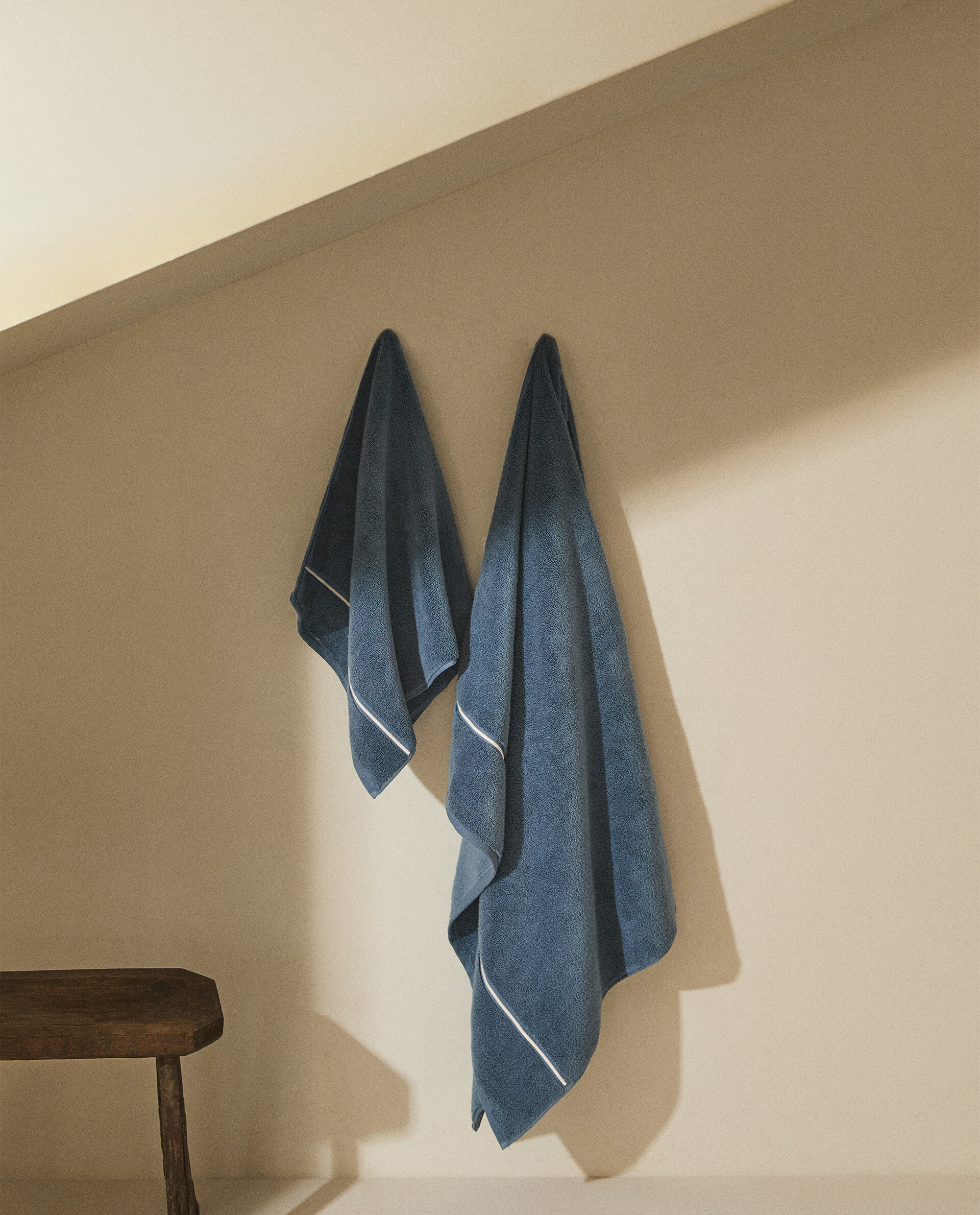 EMBROIDERED SCALLOPED EDGE TOWEL | Zara Home UAE - ABU DHABI/AL AIN/RAS ...