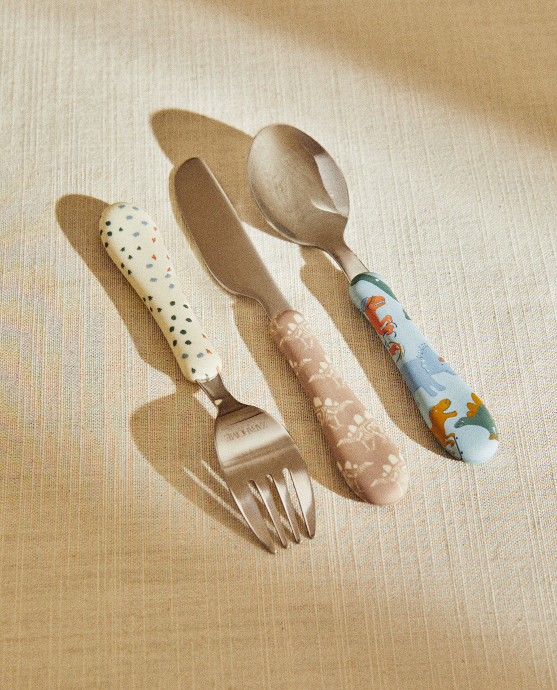 CHILDREN'S COLOURED CUTLERY SET (SET OF 3) | Zara Home Spain