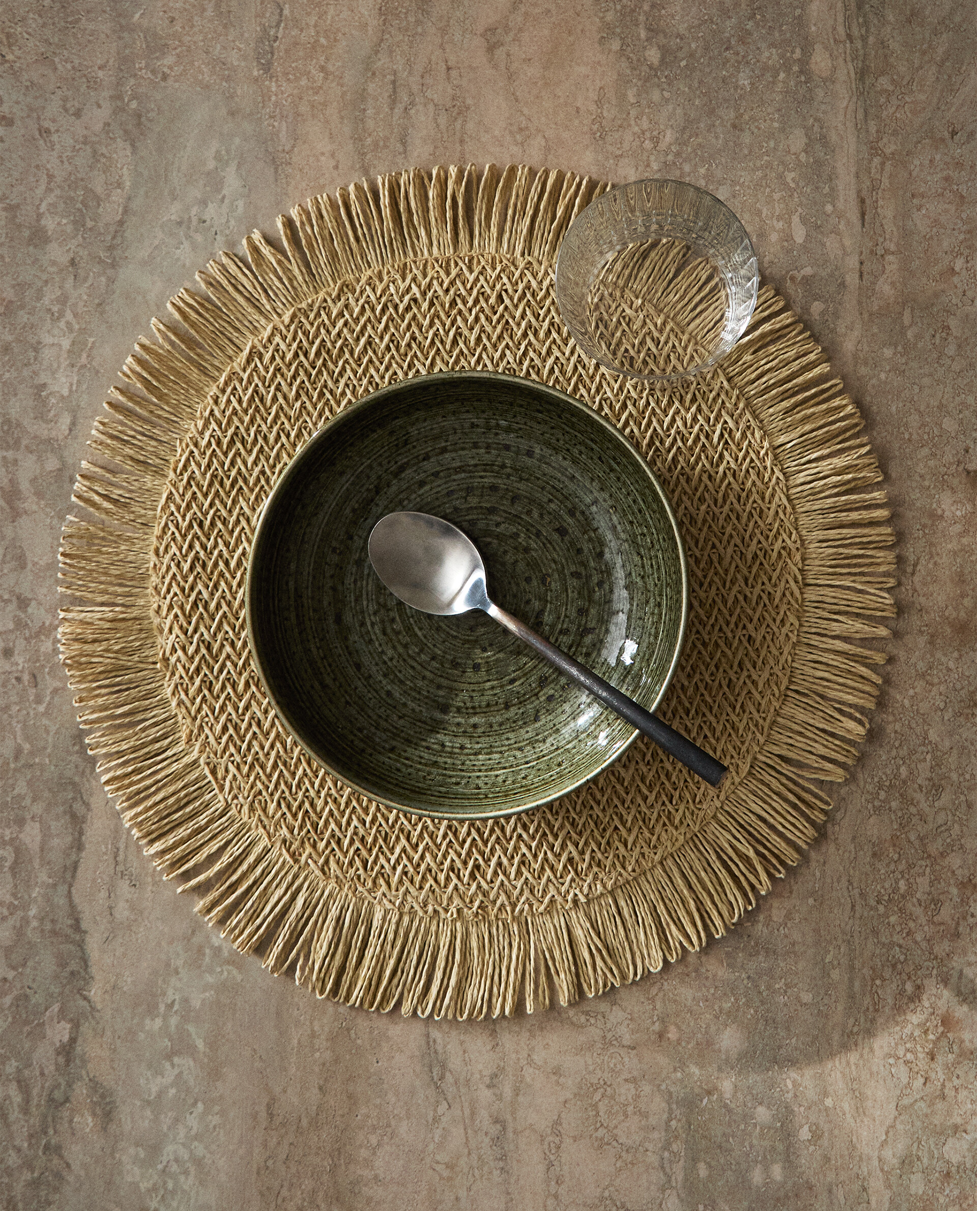 PAPIRNI PODMETAČ ZA STO SA RESAMA (KOMPLET OD 2 KOMADA) | Zara Home ...