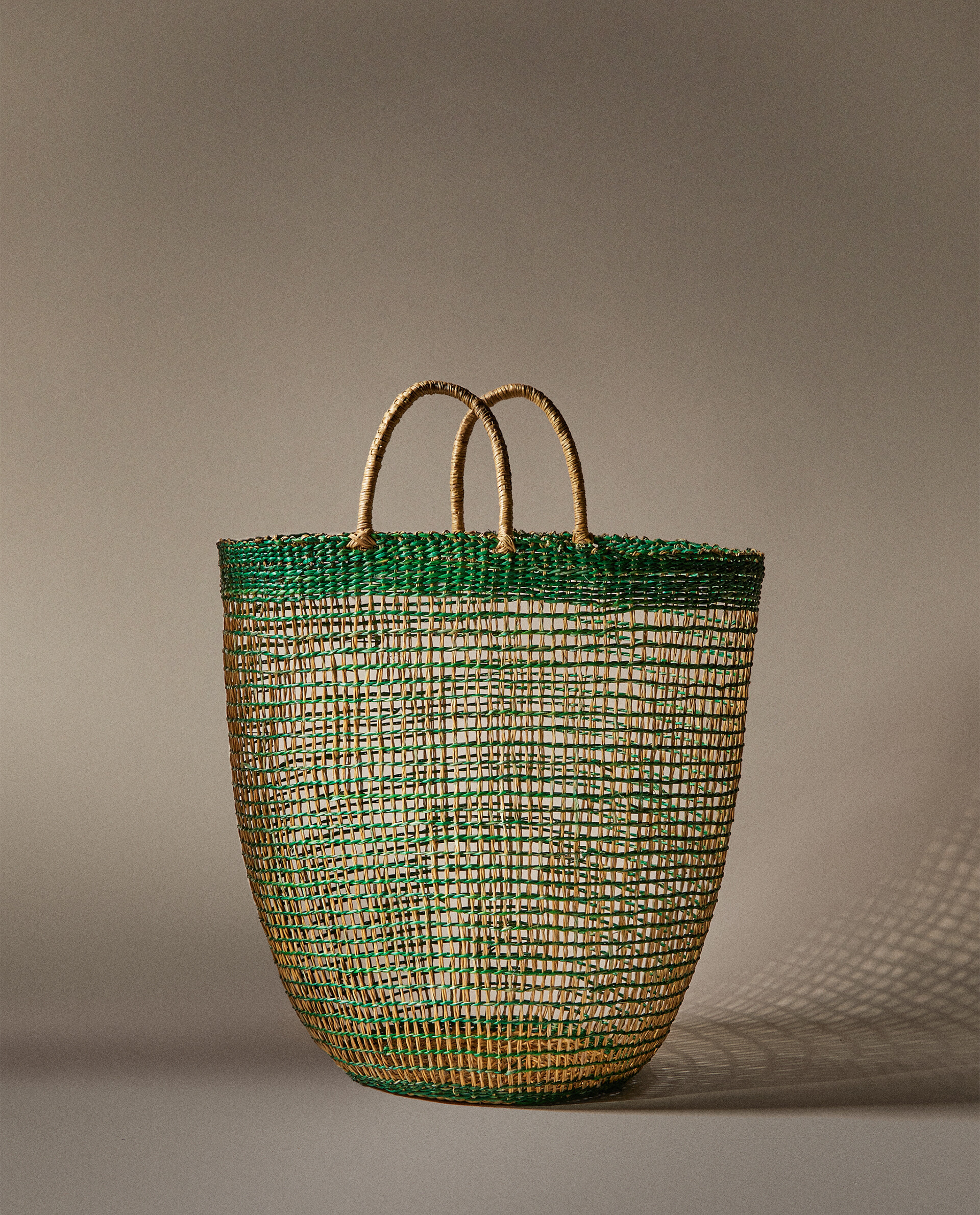 LARGE RAFFIA BEACH TOTE BAG | Zara Home Lebanon