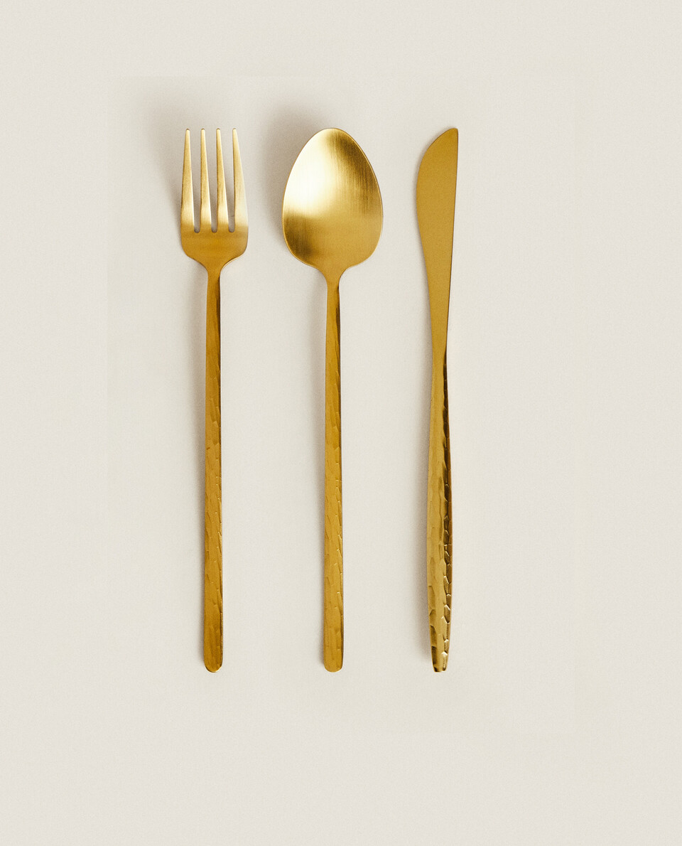 CUBIERTOS MARTILLADOS DORADOS (CAJAS DE 4) | Zara Home Honduras