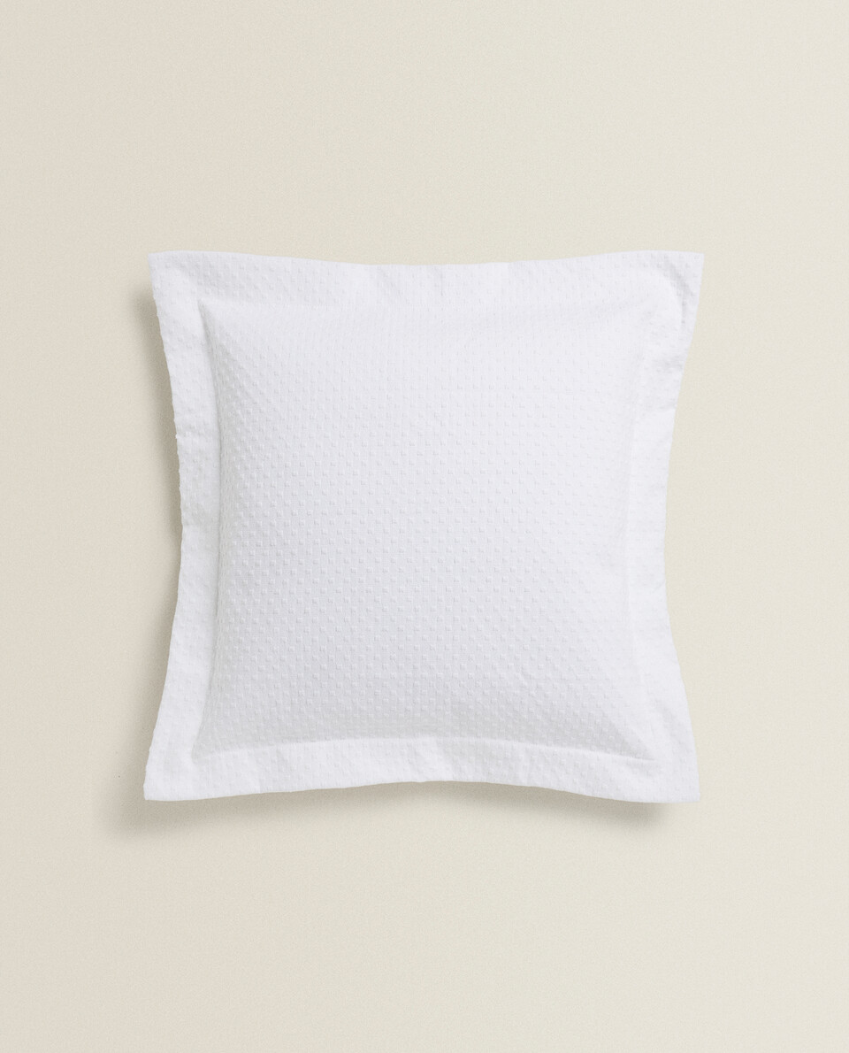 ЧЕХОЛ ДЛЯ ДЕКОРАТИВНОЙ ПОДУШКИ В ГОРОШЕК | Zara Home Қазақстан / Kazakhstan
