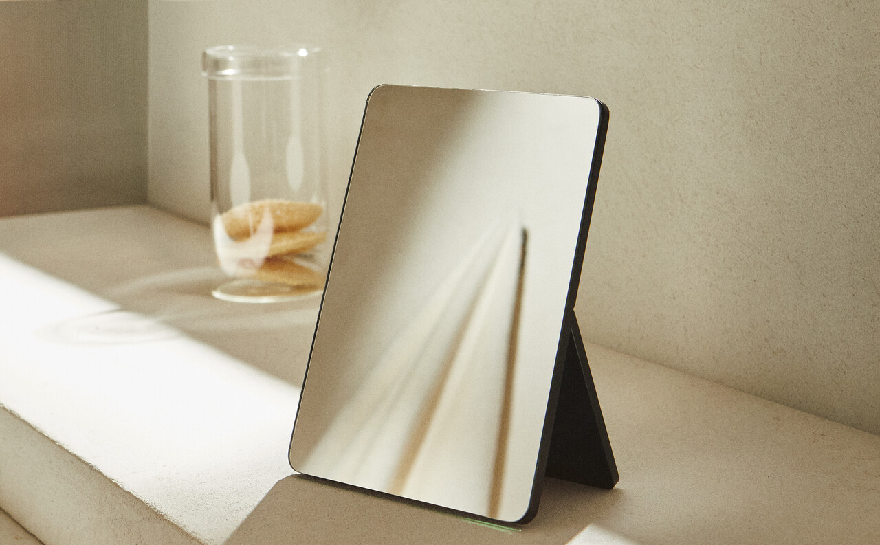 Decorative bedroom mirrors | Zara Home