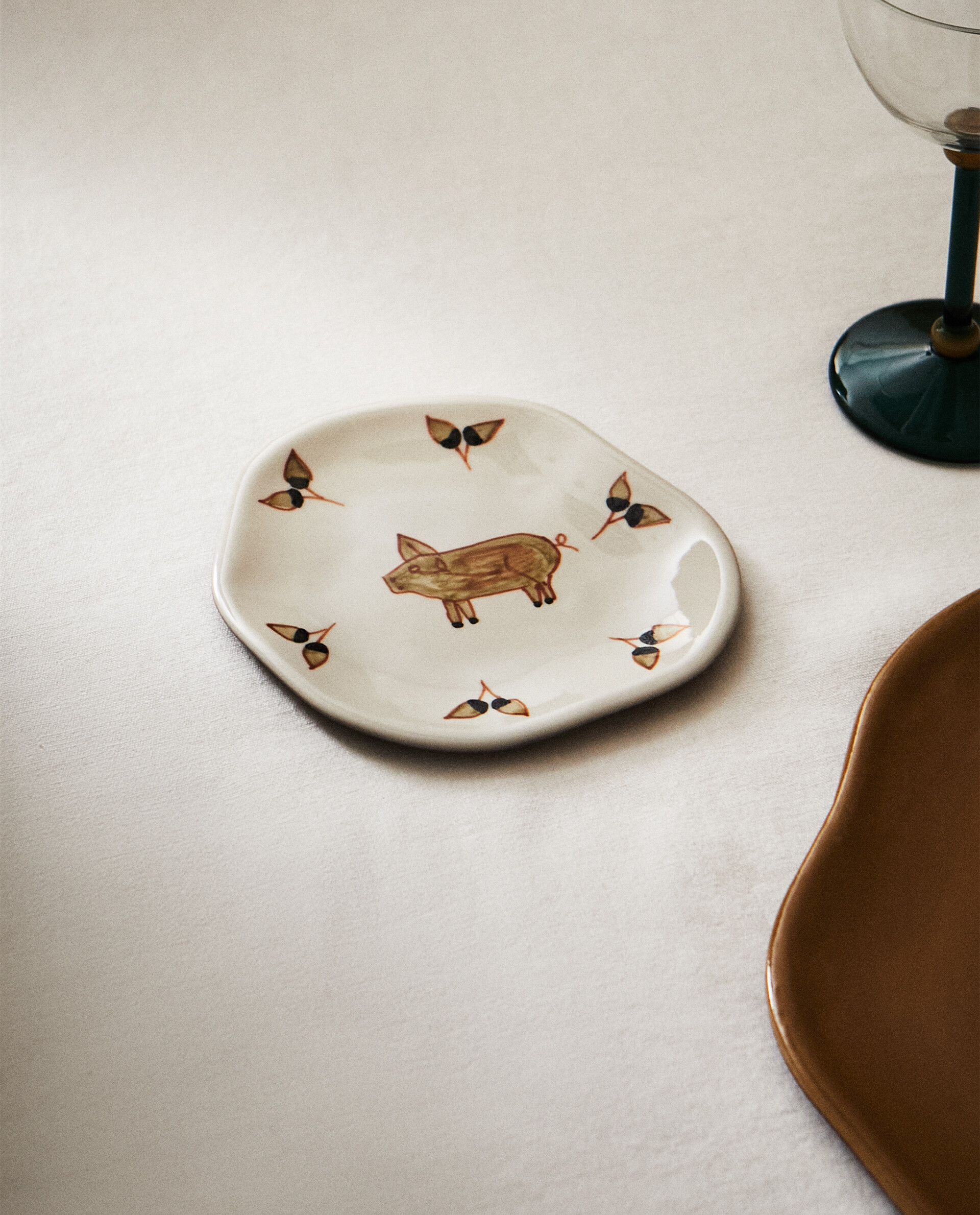SMALL STONEWARE ANIMAL PLATE | Zara Home United Kingdom