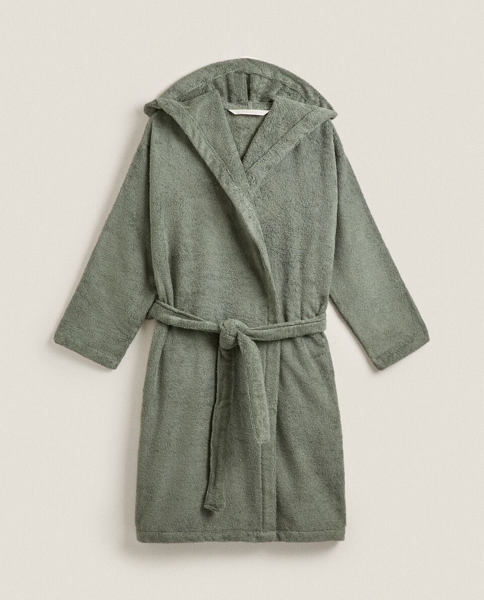Bathrobes and bathroom slippers | Zara Home