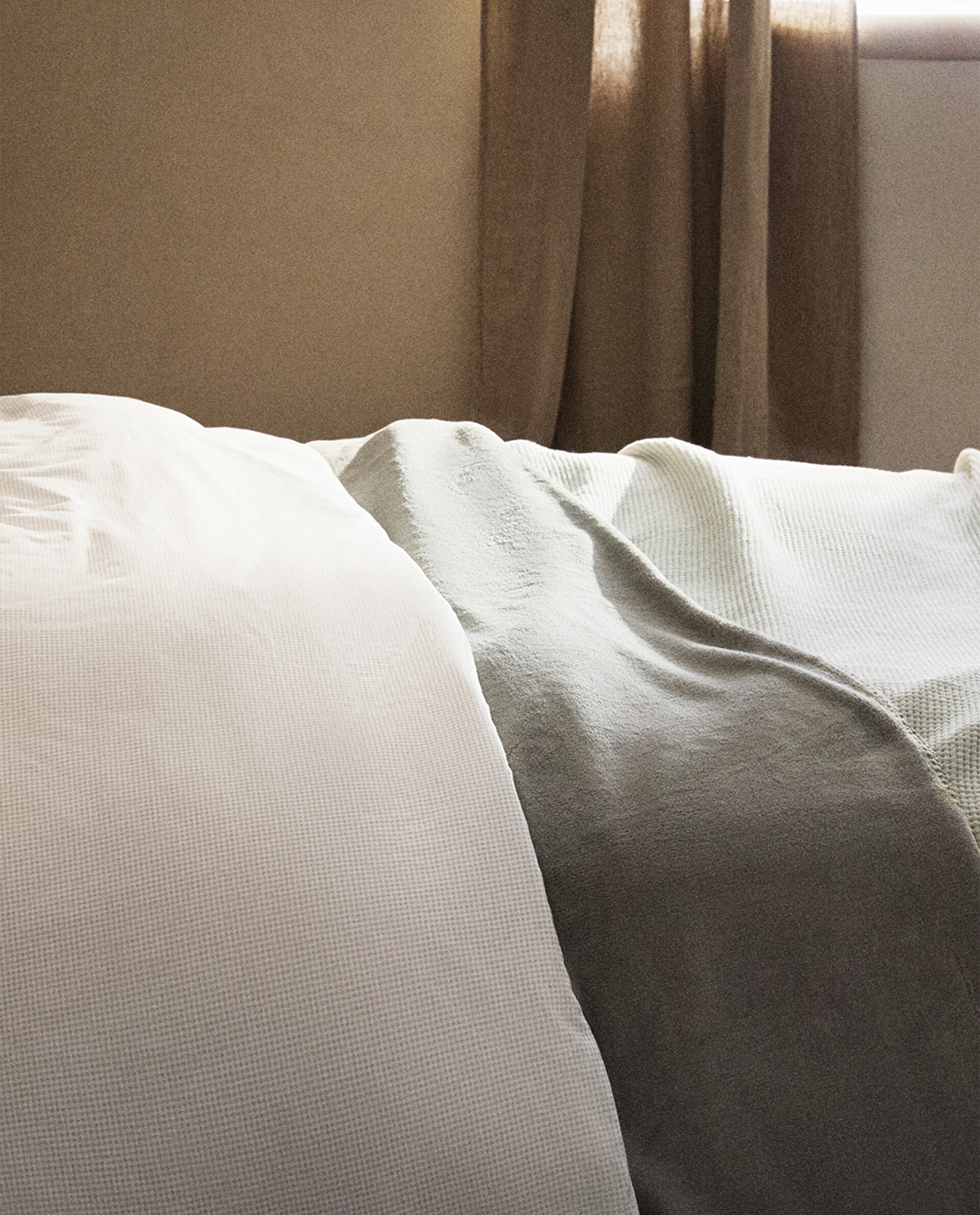 COLCHA COM ESTRUTURA WAFFLE | Zara Home Brasil