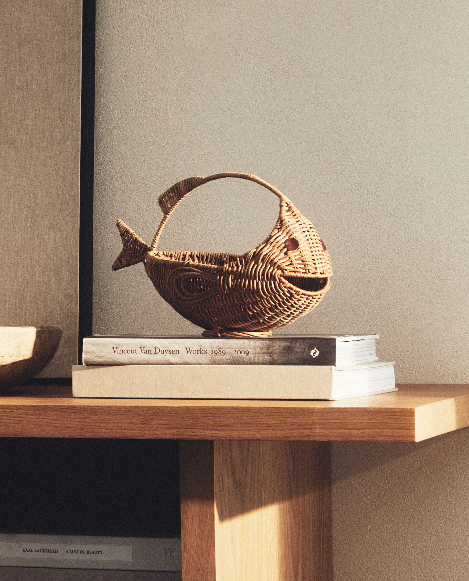 FISH-SHAPED RATTAN BASKET | Zara Home UAE - ABU DHABI/AL AIN/RAS AL ...