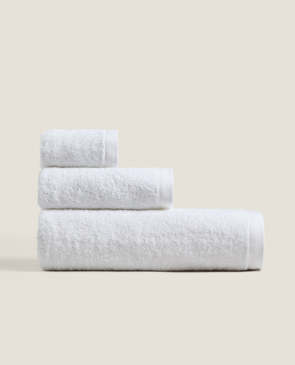 Basic bathroom towels | Zara Home