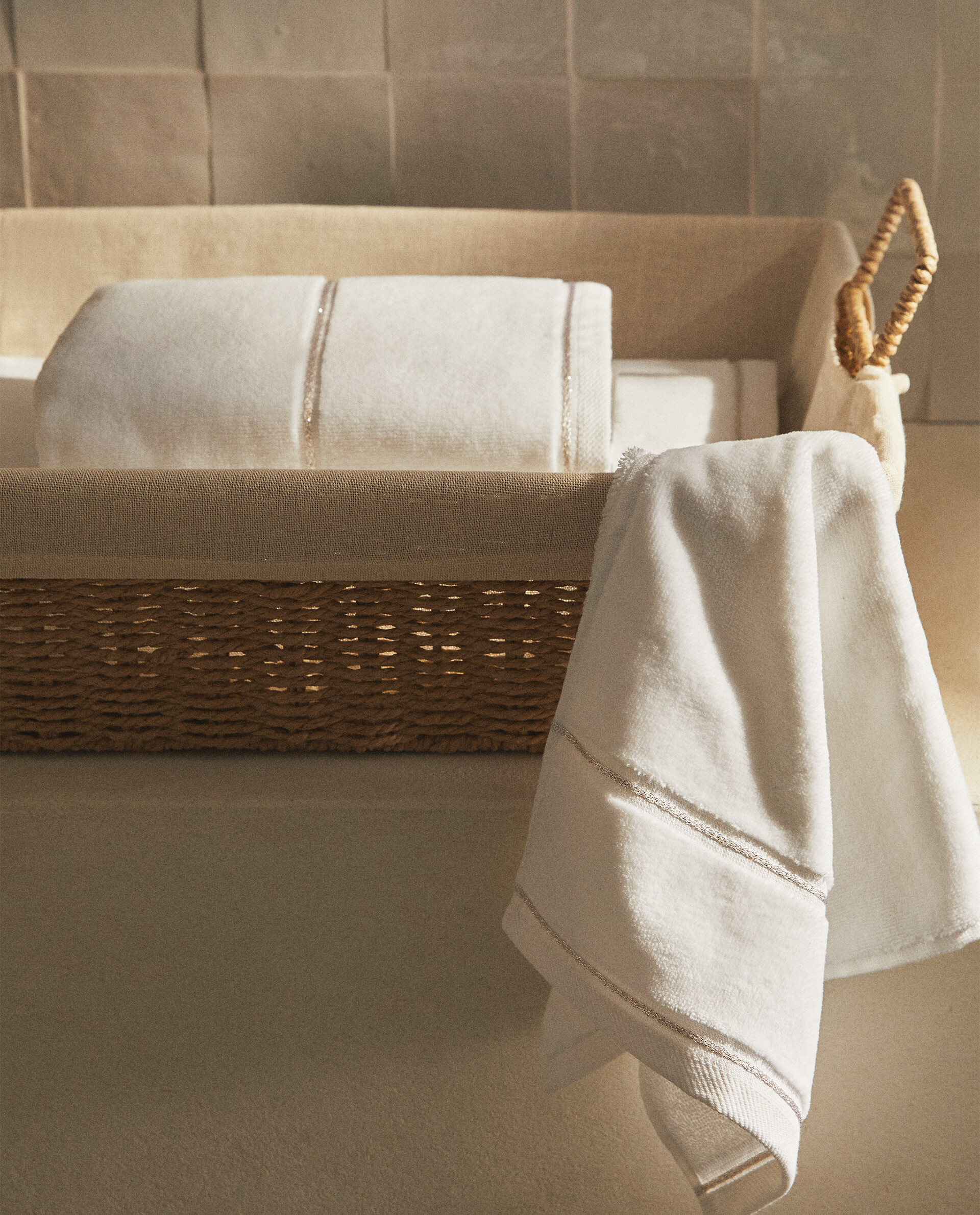 COTTON TOWEL WITH BORDER | Zara Home United Kingdom
