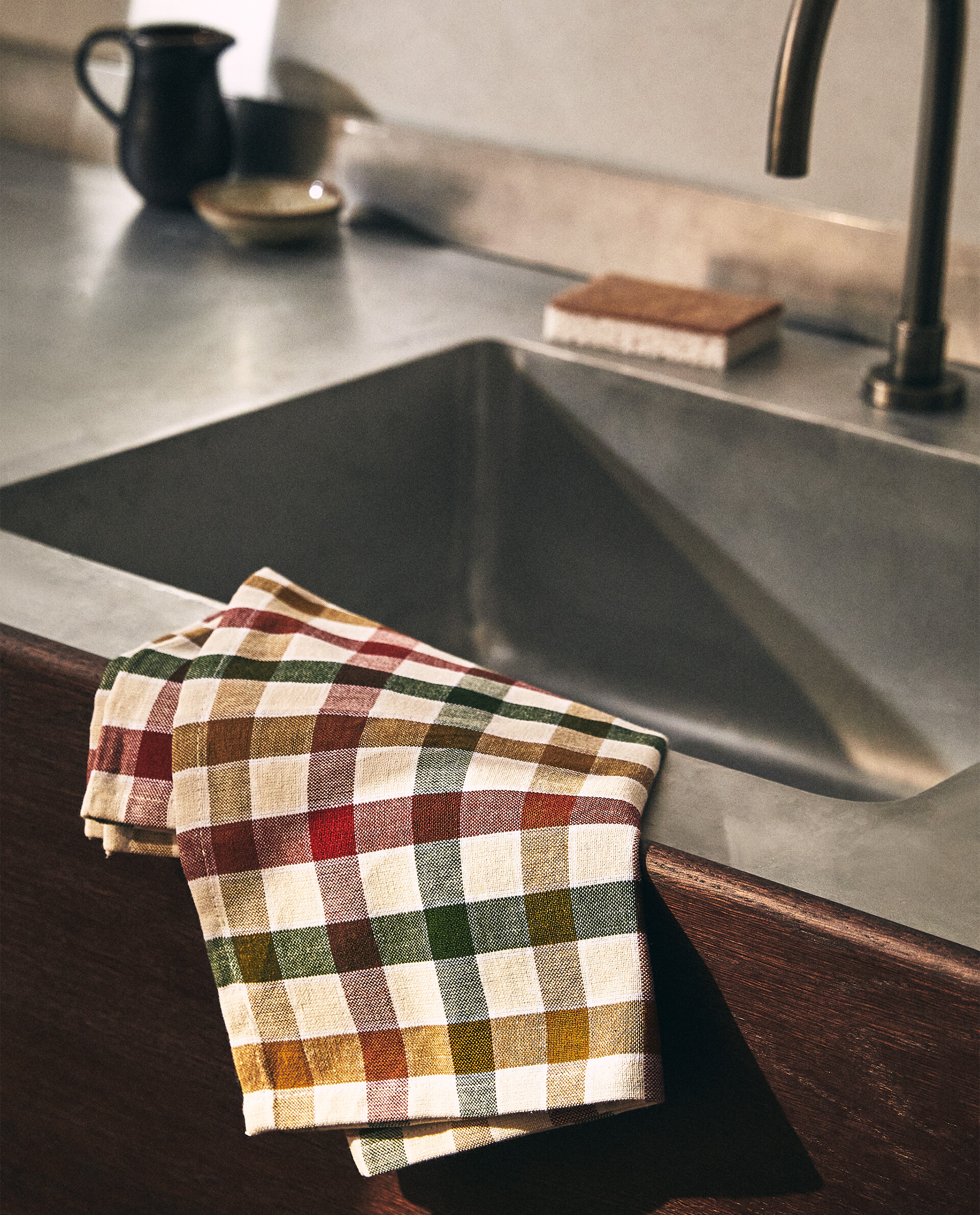 COLORED CHECK KITCHEN TOWELS (PACK OF 2) | Zara Home United States of ... COLORED CHECK KITCHEN TOWELS (PACK OF 2) | Zara Home United States of ...