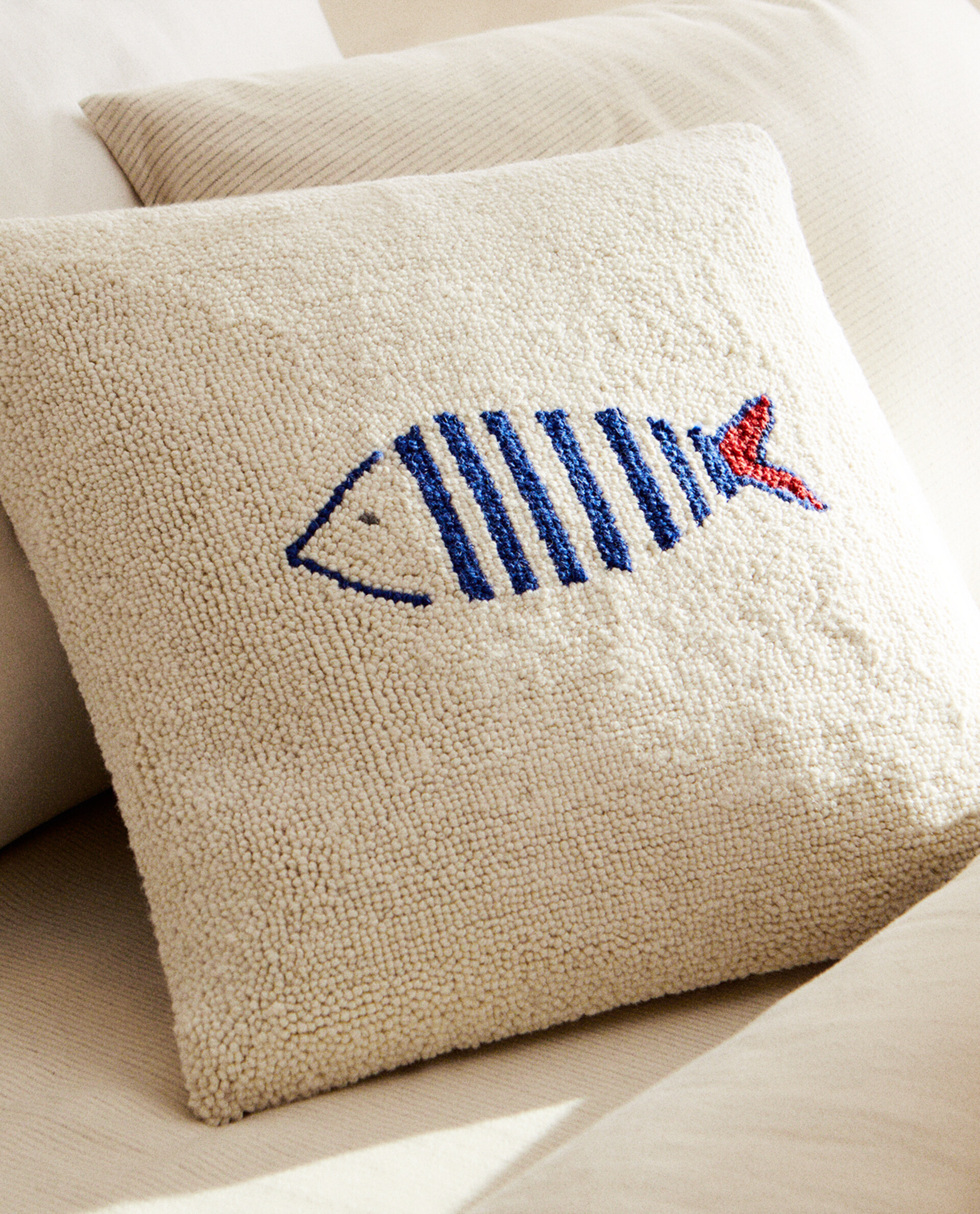 BOUCLÉ FISH CUSHION COVER | Zara Home UAE - ABU DHABI/AL AIN/RAS AL ...