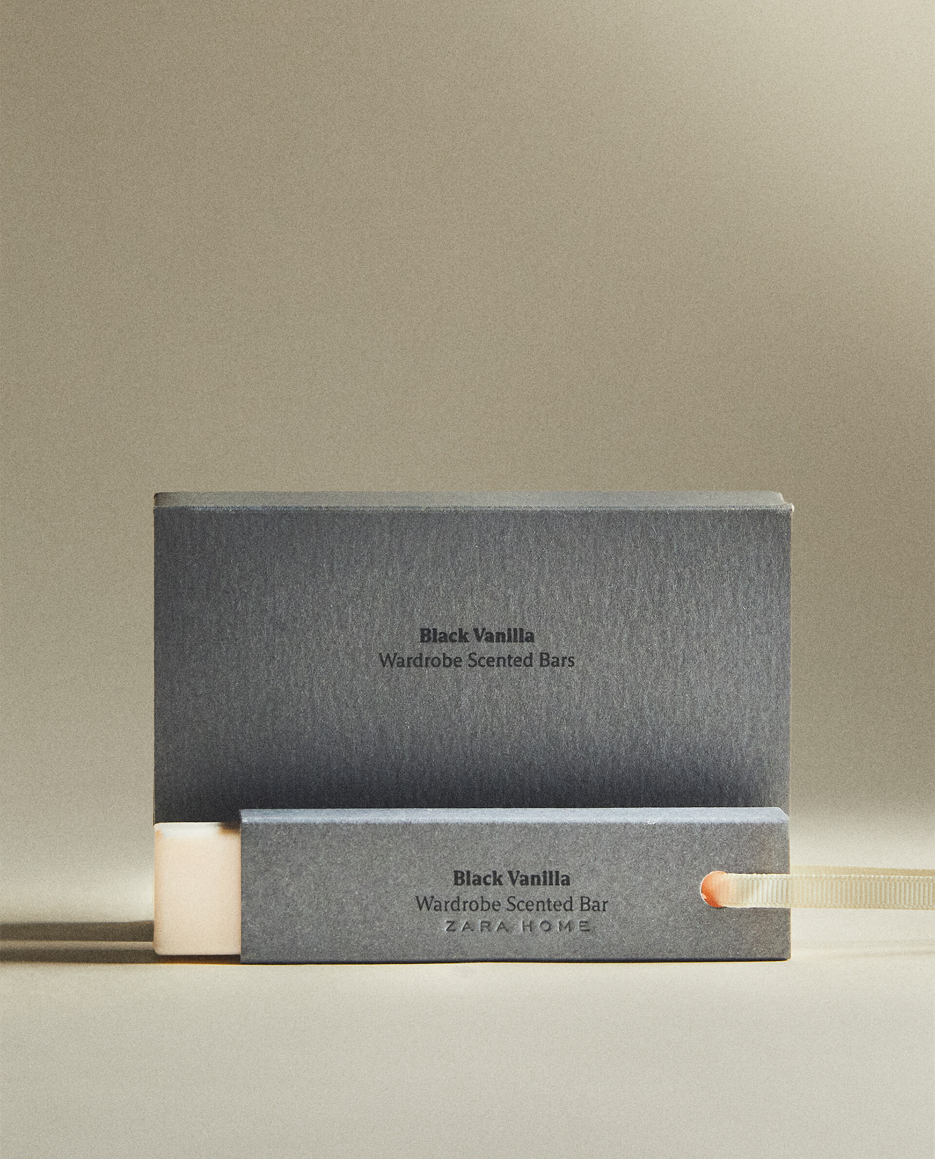 (PACK 3) BARRA PERFUMADA BLACK VANILLA | Zara Home España