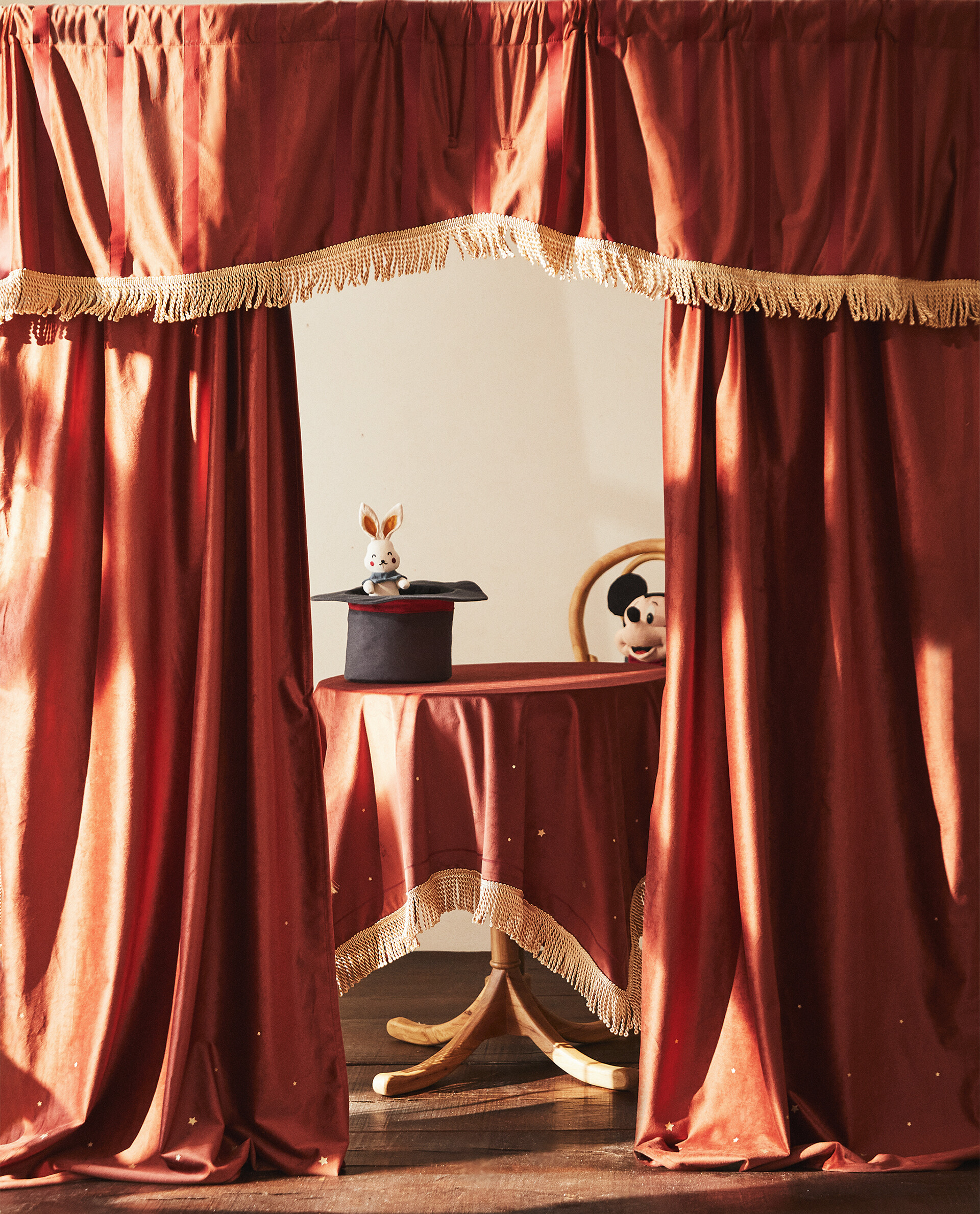 CHILDREN'S THEATRE CURTAIN TOY | Zara Home Ireland