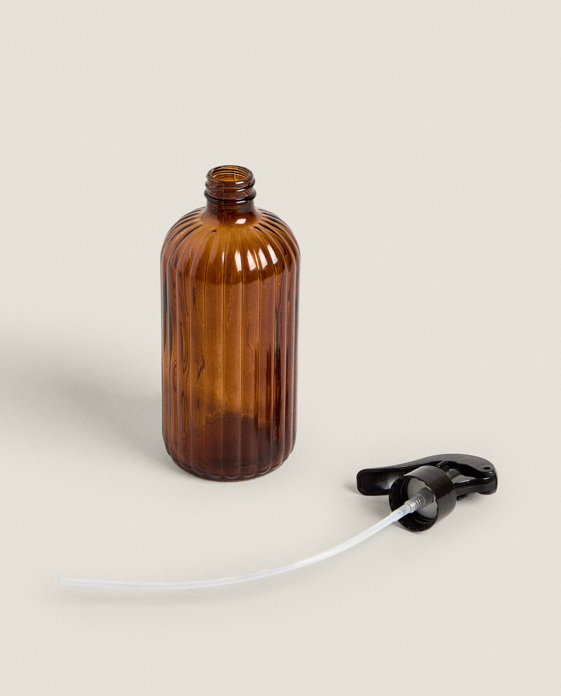 Flat spray bottle store