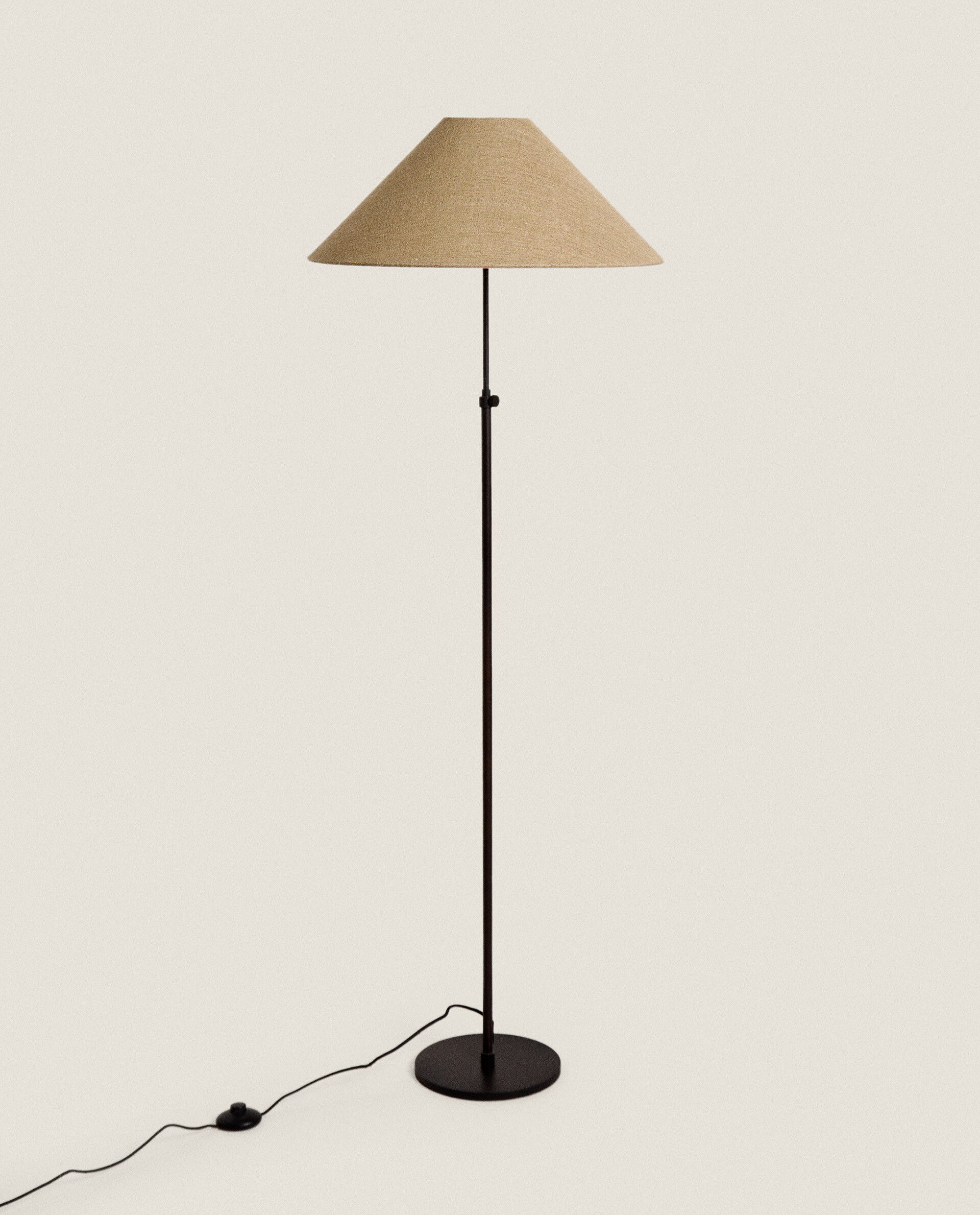 ADJUSTABLE FLOOR LAMP WITH LINEN LAMPSHADE