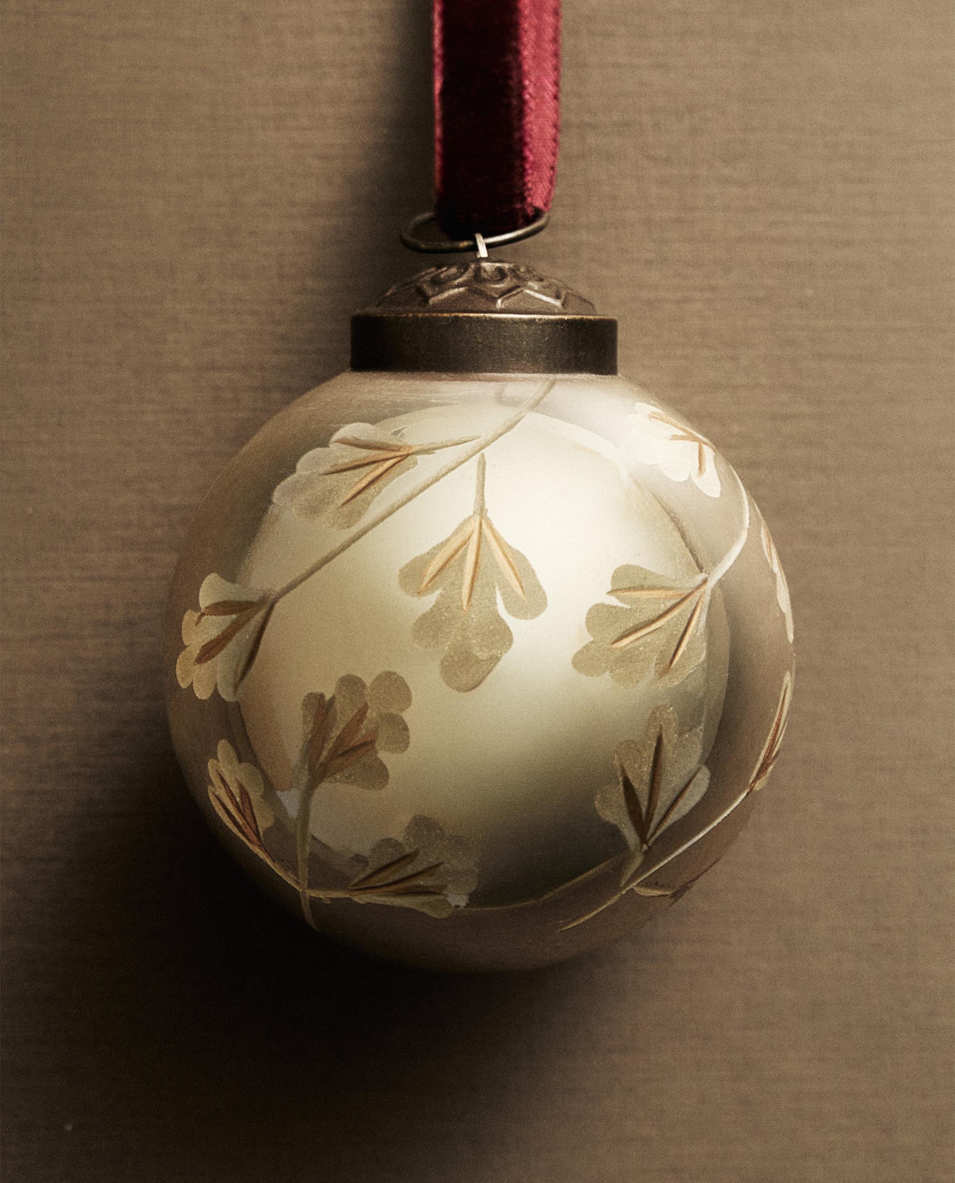 ORNAMENT BRAD GLOB AURIU FRUNZE DE CRĂCIUN | Zara Home România