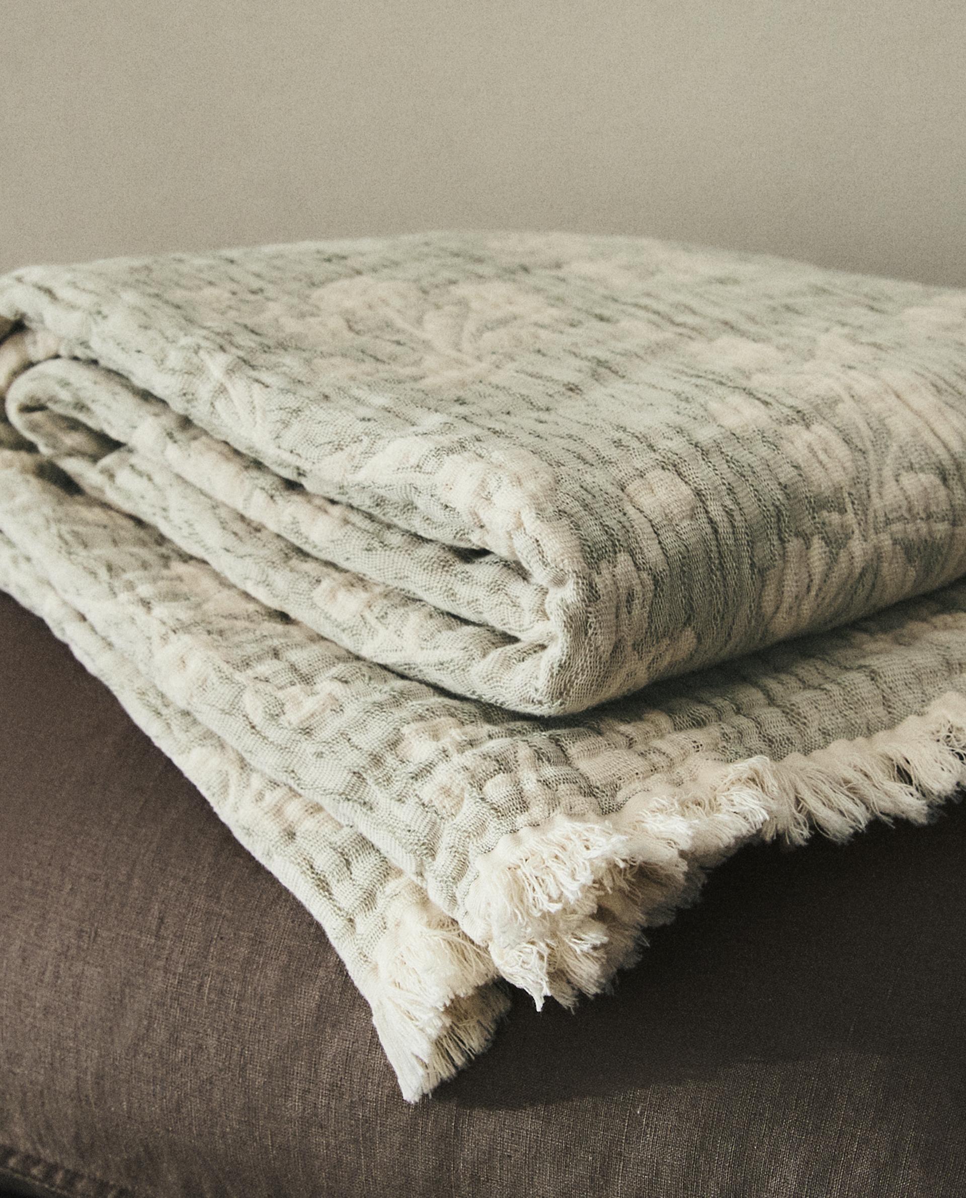 FLORAL JACQUARD THROW | Zara Home Worldwide