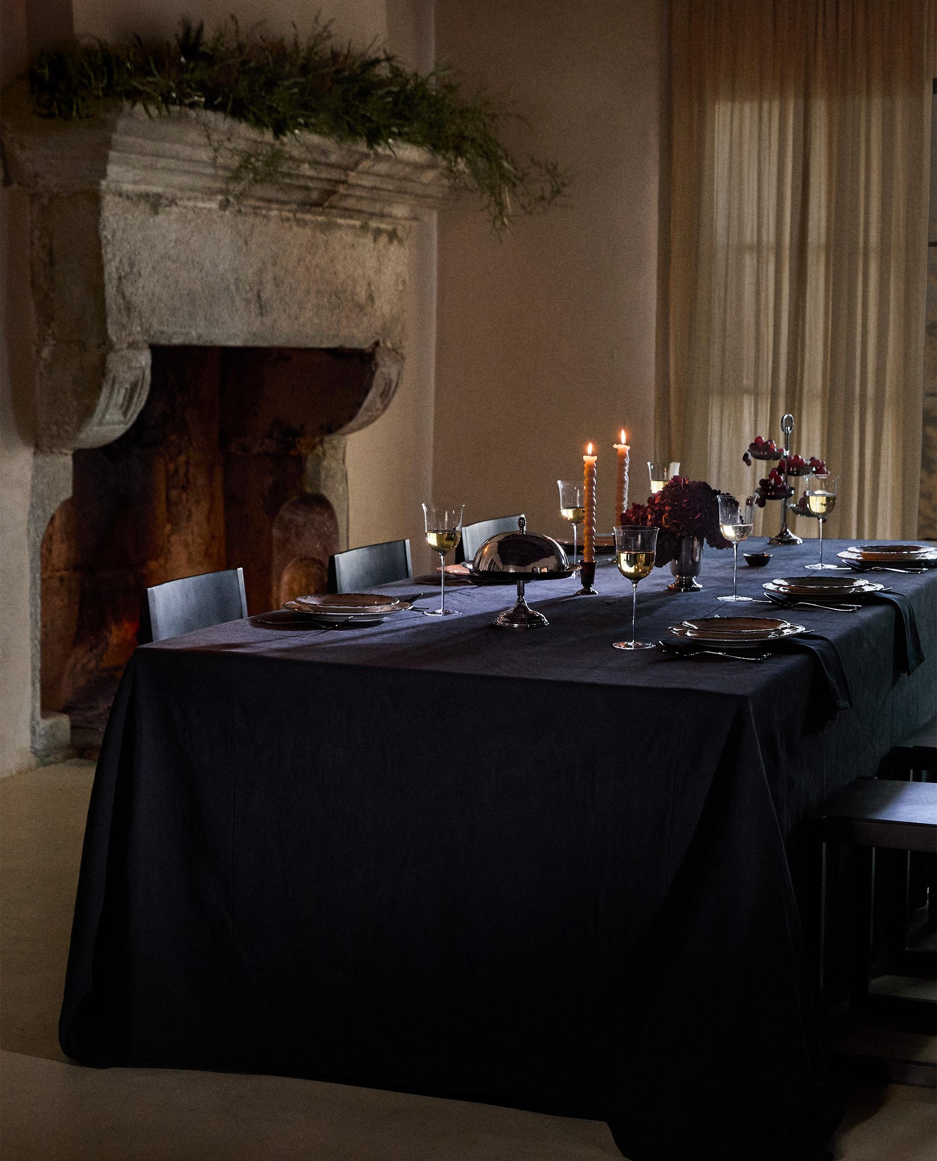 HEAVY LINEN TABLECLOTH WITH DINNER SET | Zara Home Kuwait