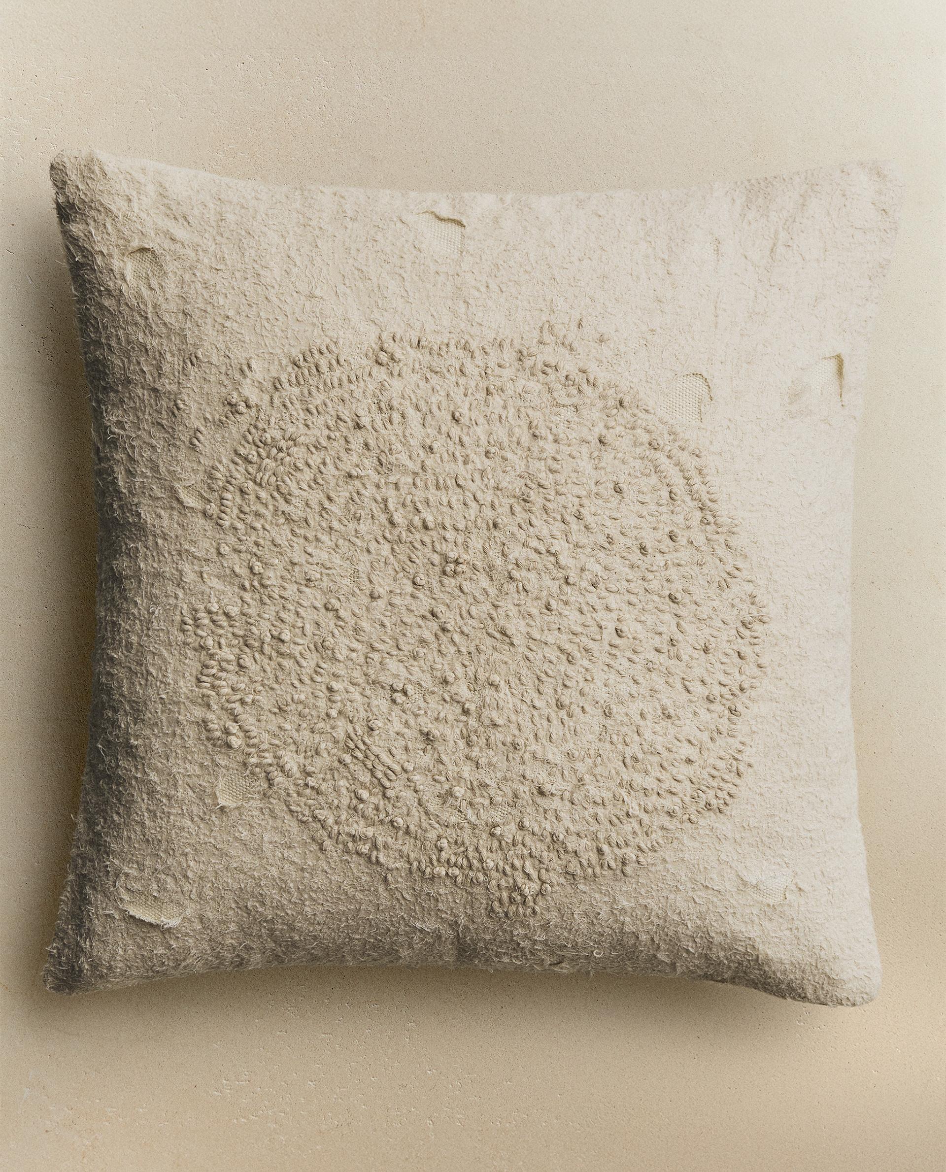 ΚΑΛΥΜΜΑ ΜΑΞΙΛΑΡΙΟΥ ΜΕ ΚΕΝΤΗΜΑ | Zara Home Ελλάδα / Greece