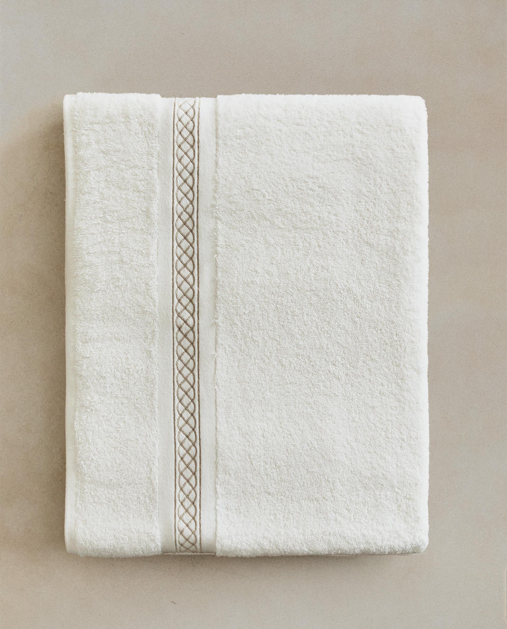 BATH TOWEL WITH WAVY BORDER | Zara Home Bahrain