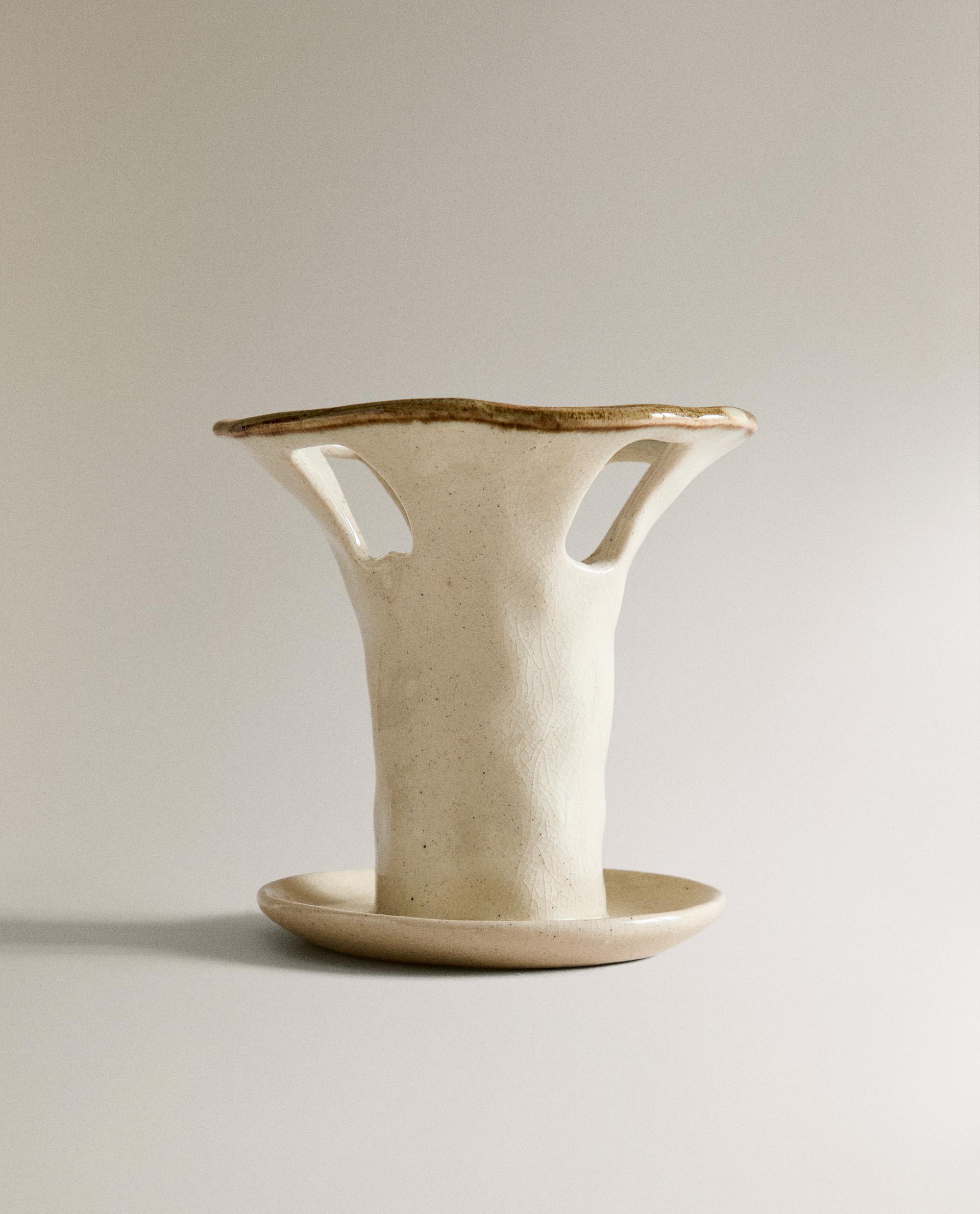 AARDEWERKEN TANDENBORSTELHOUDER MET GLEUVEN | Zara Home Nederland AARDEWERKEN TANDENBORSTELHOUDER MET GLEUVEN | Zara Home Nederland