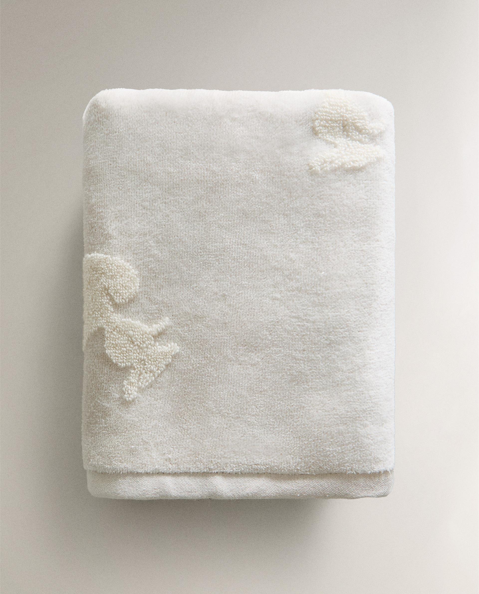 TOALLA INFANTIL VELOUR SILUETA PEANUTS™ | Zara Home Costa Rica