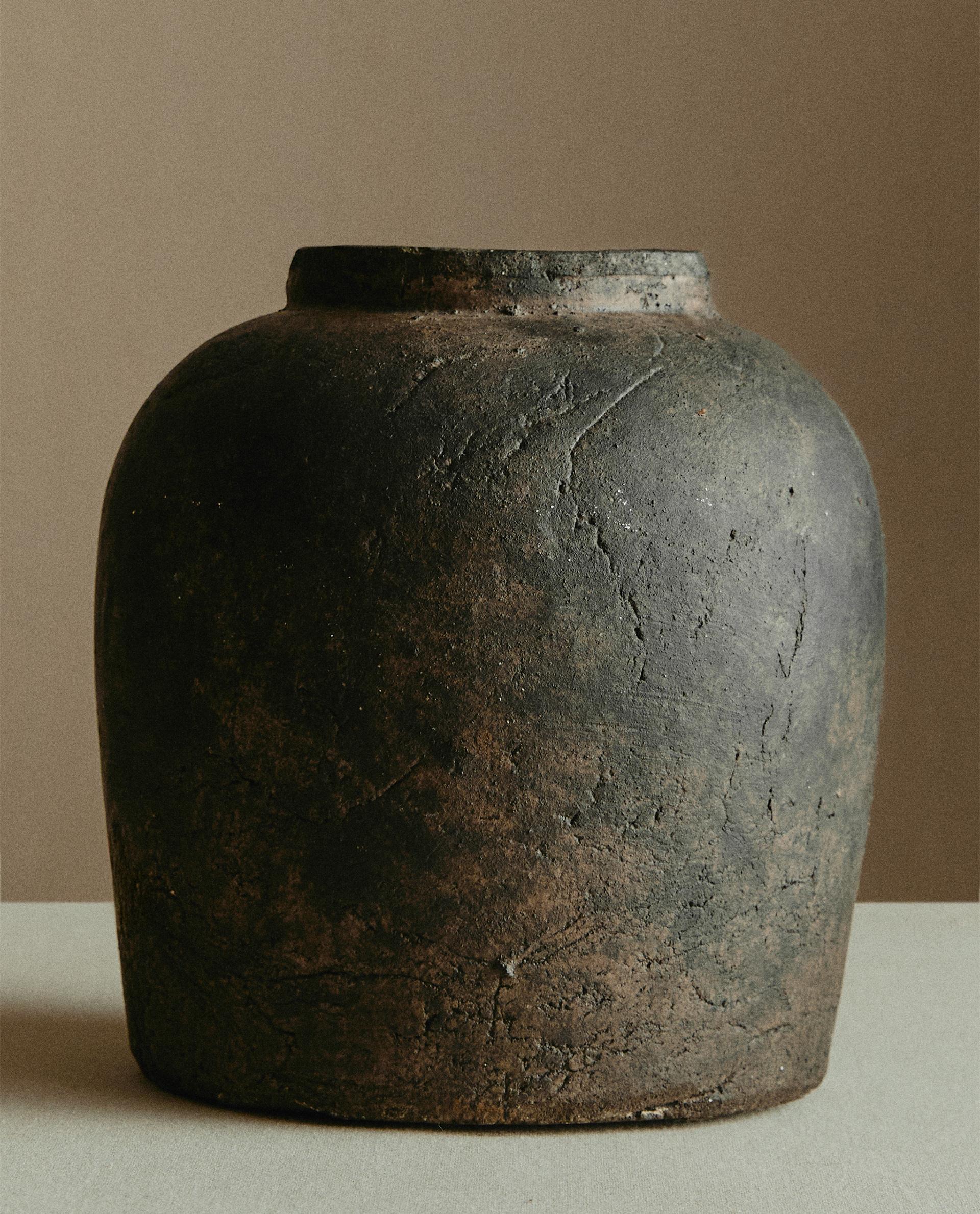DISTRESSED TEXTURE CERAMIC VASE | Zara Home UAE - DUBAI/SHARJAH/AJMAN ...