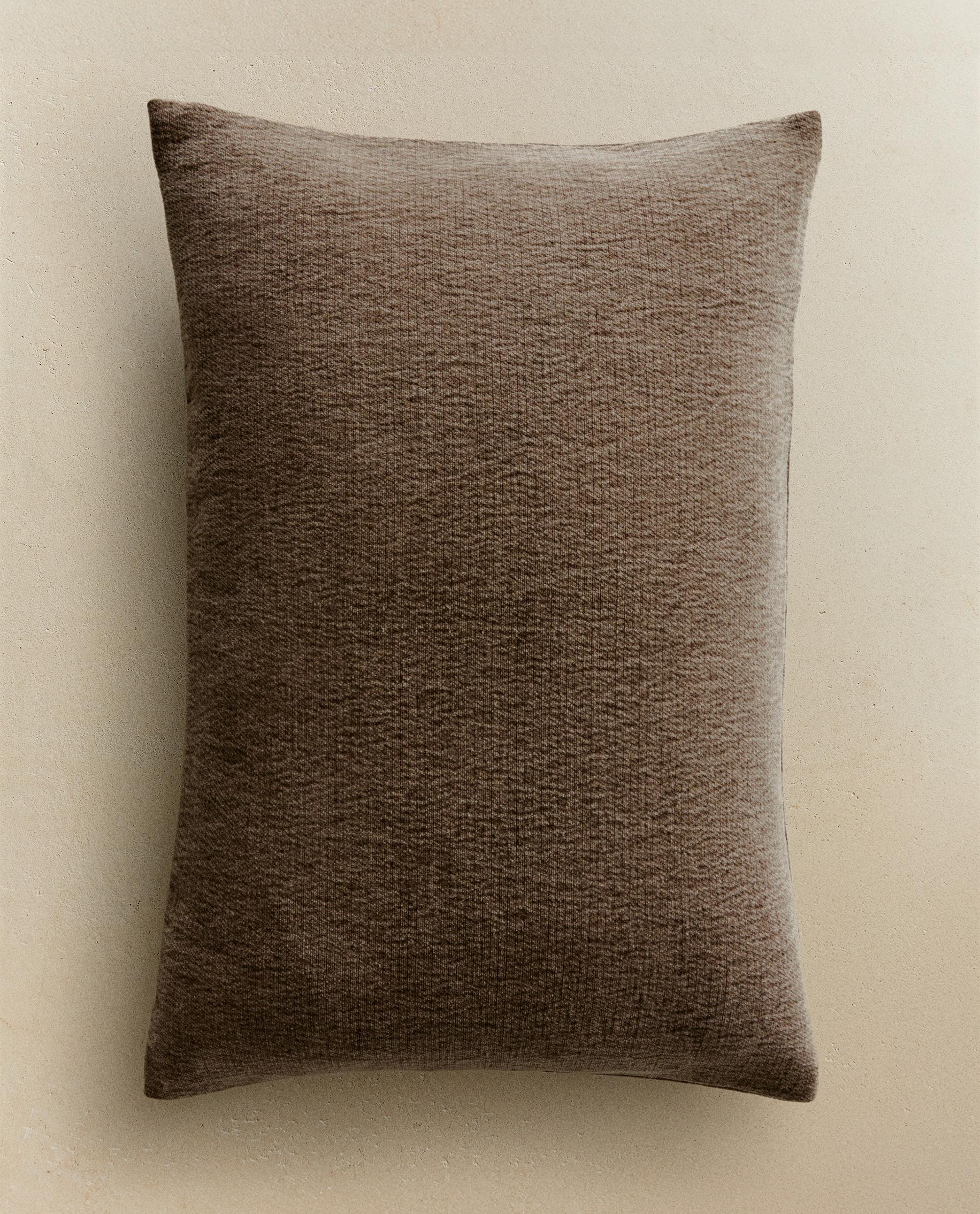 UKRASNA JASTUČNICA OD ŽANILE | Zara Home Hrvatska