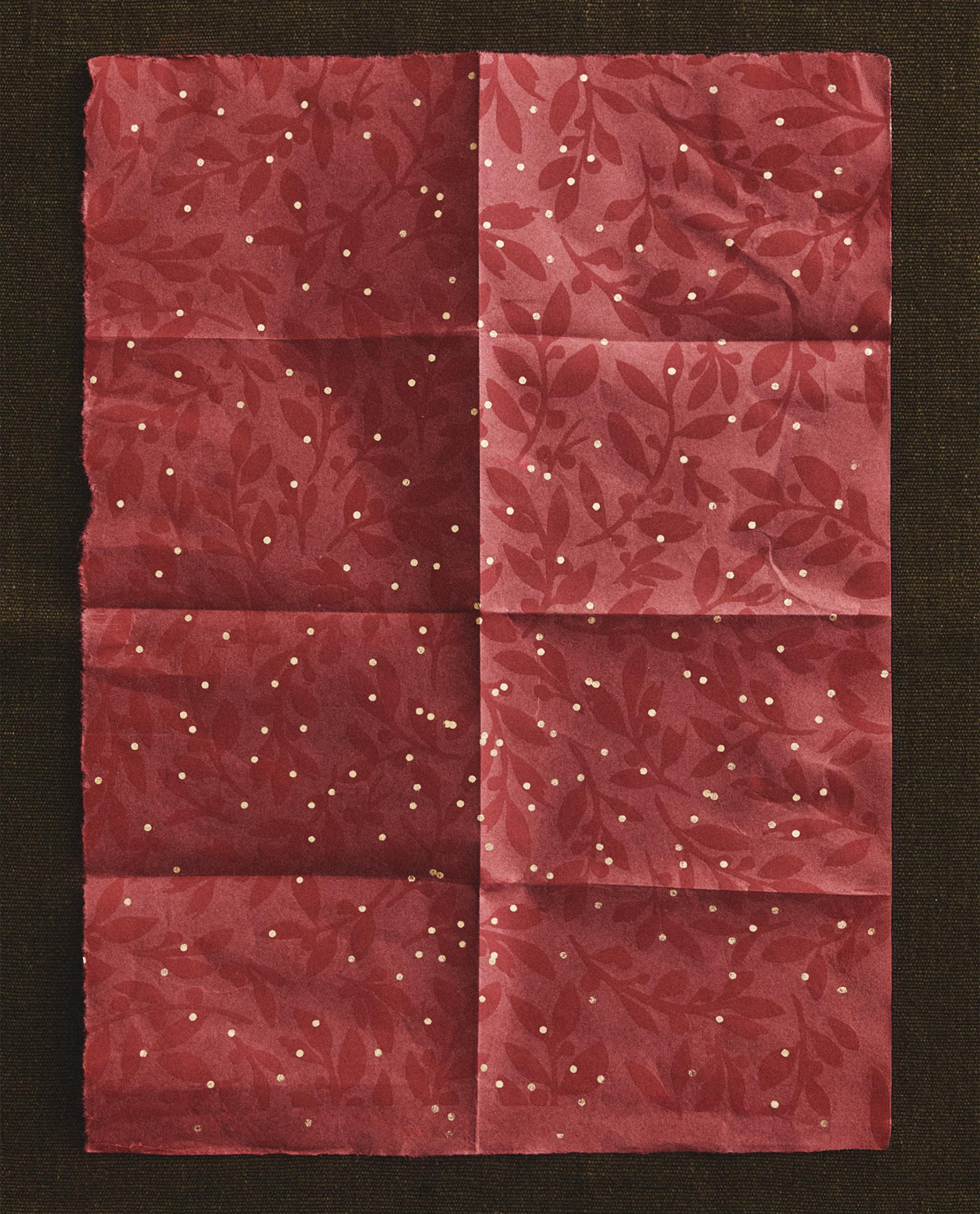 CHRISTMAS HOLLY LEAF WRAPPING PAPER | Zara Home United Kingdom