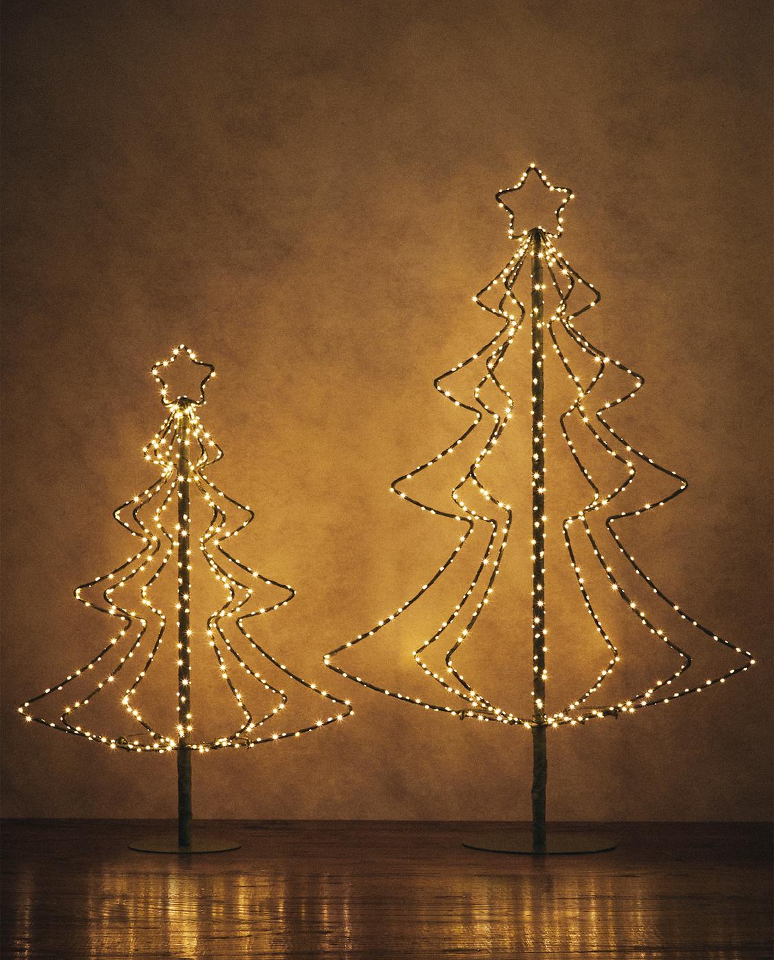 Exterior Lights With Large Christmas Tree The Best Outdoor Tree Lights