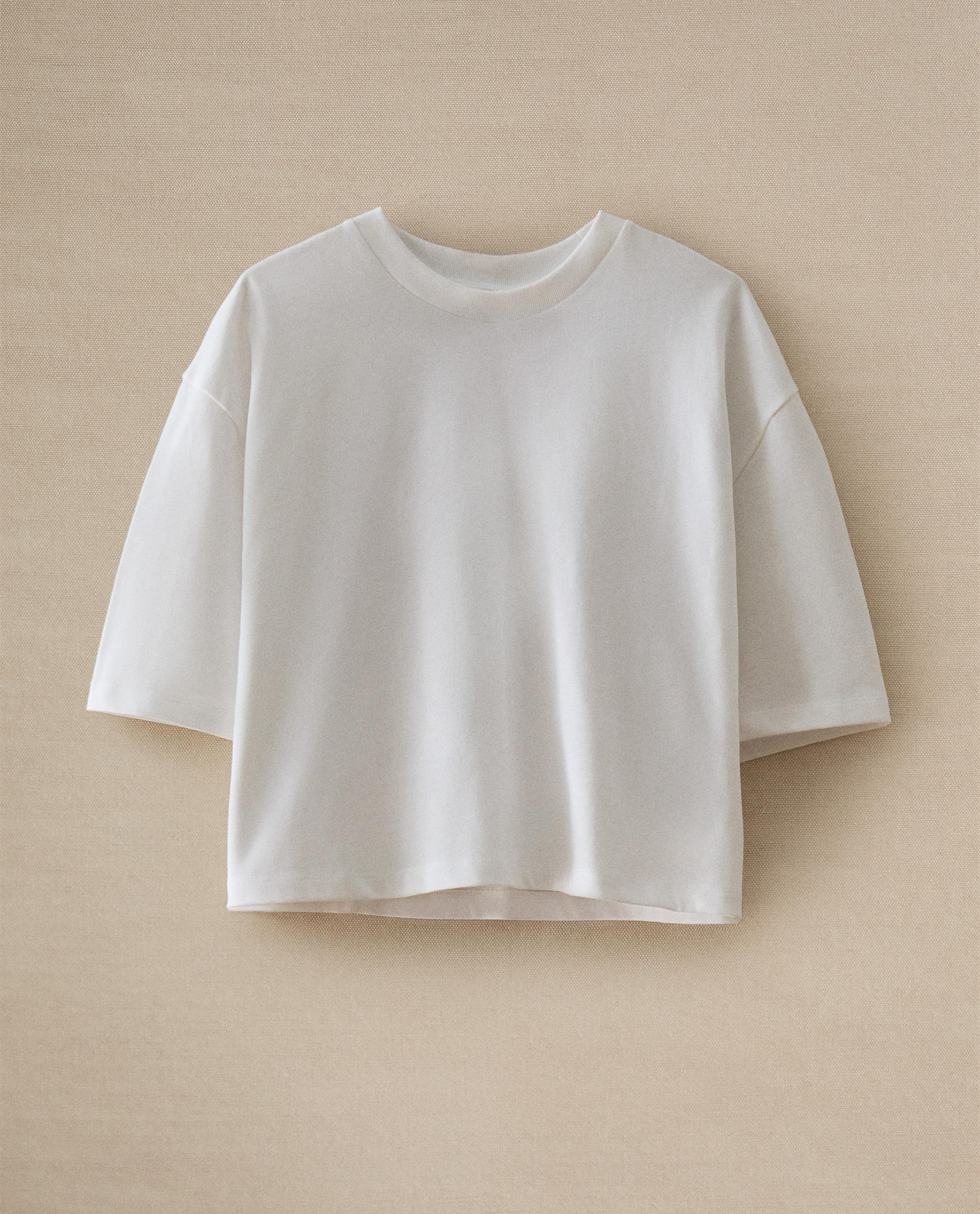 ΒΑΜΒΑΚΕΡΗ ΜΠΛΟΥΖΑ ΜΕ ΚΟΝΤΑ ΜΑΝΙΚΙΑ | Zara Home Ελλάδα / Greece