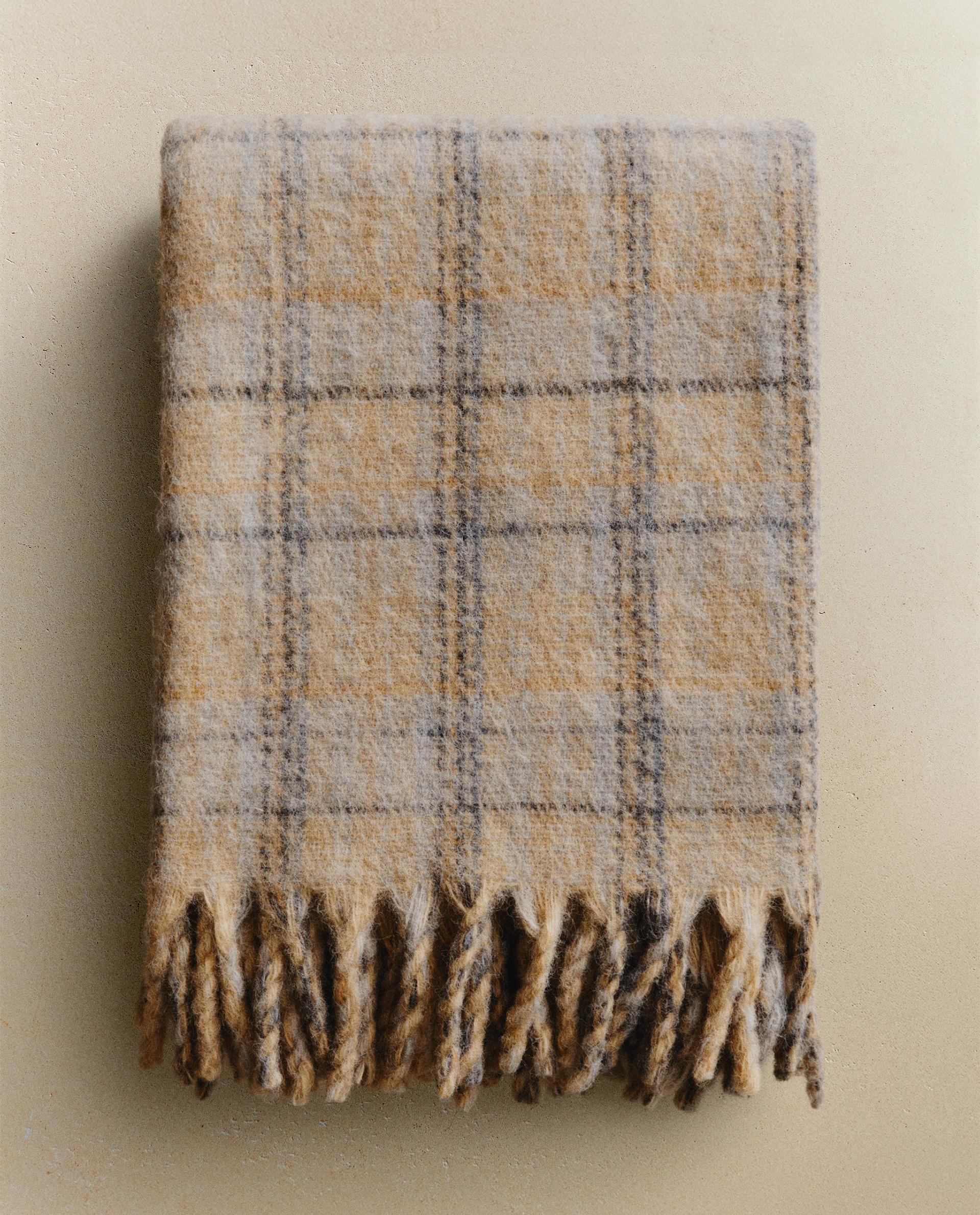 ODEJA S KARIRASTIM POTISKOM | Zara Home Slovenia