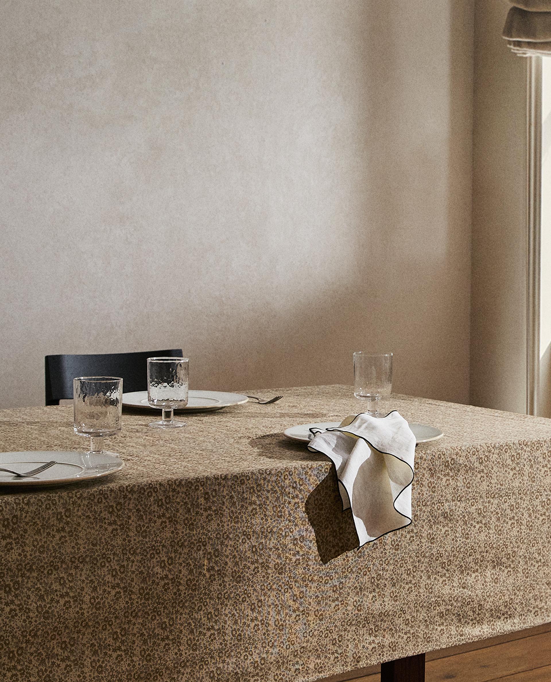 MINI FLORAL PRINT TABLECLOTH | Zara Home Shqipëria, Albania