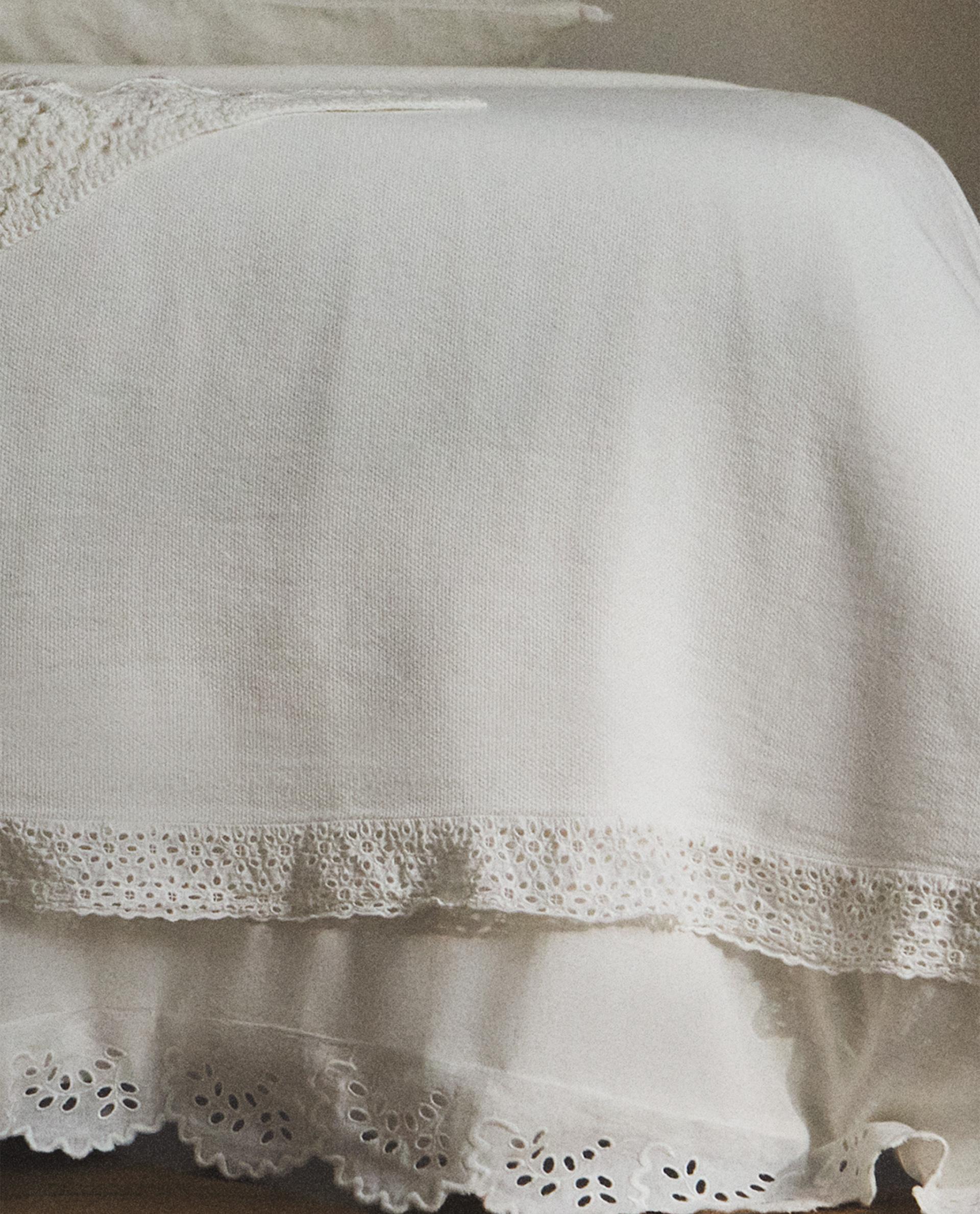 ΒΑΜΒΑΚΕΡΟ ΡΙΧΤΑΡΙ ΜΕ ΚΕΝΤΗΜΕΝΟ ΒΟΛΑΝ | Zara Home Ελλάδα / Greece