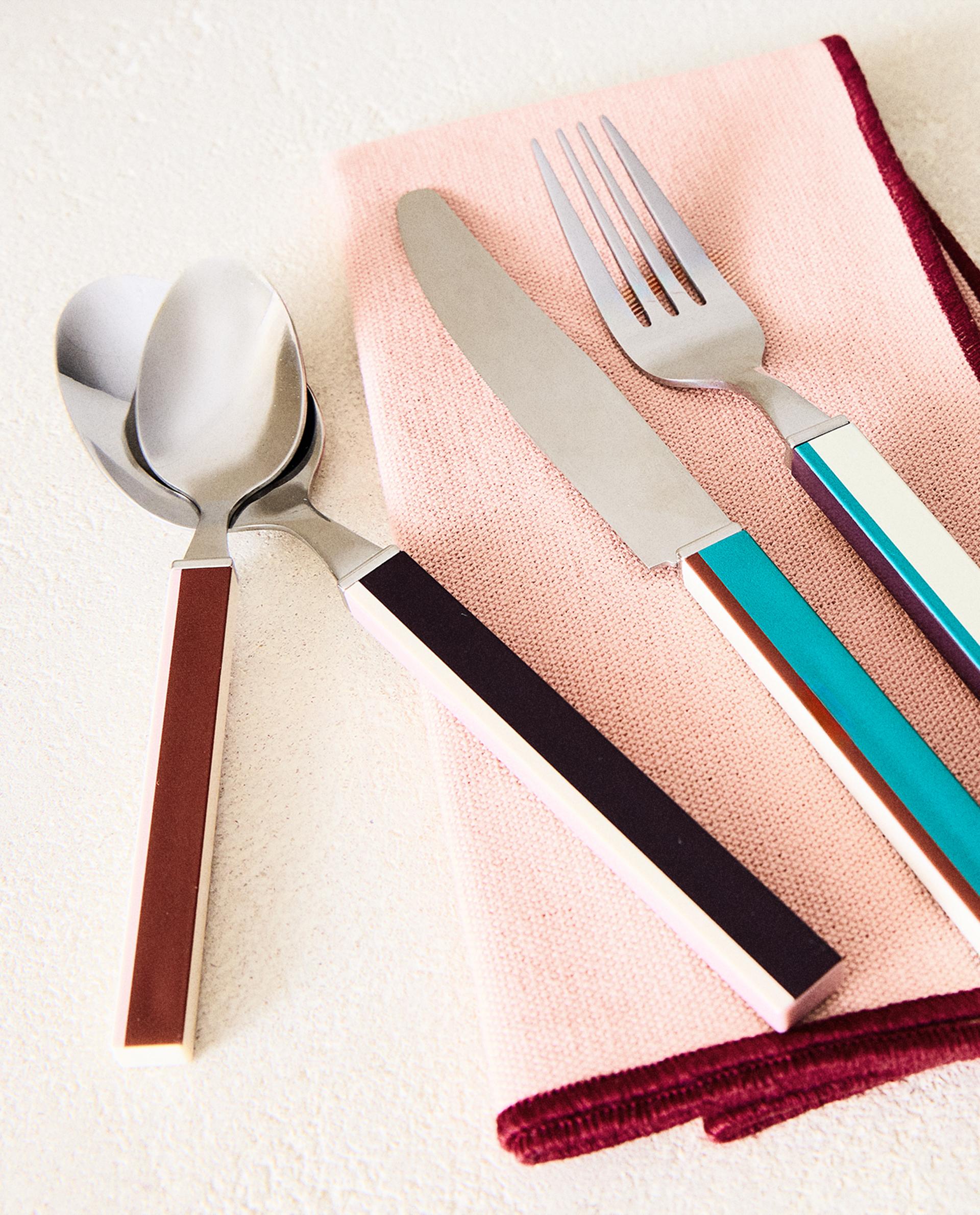 4-PIECE CUTLERY SET WITH STRIPED HANDLE X COLLAGERIE | Zara Home Thailand