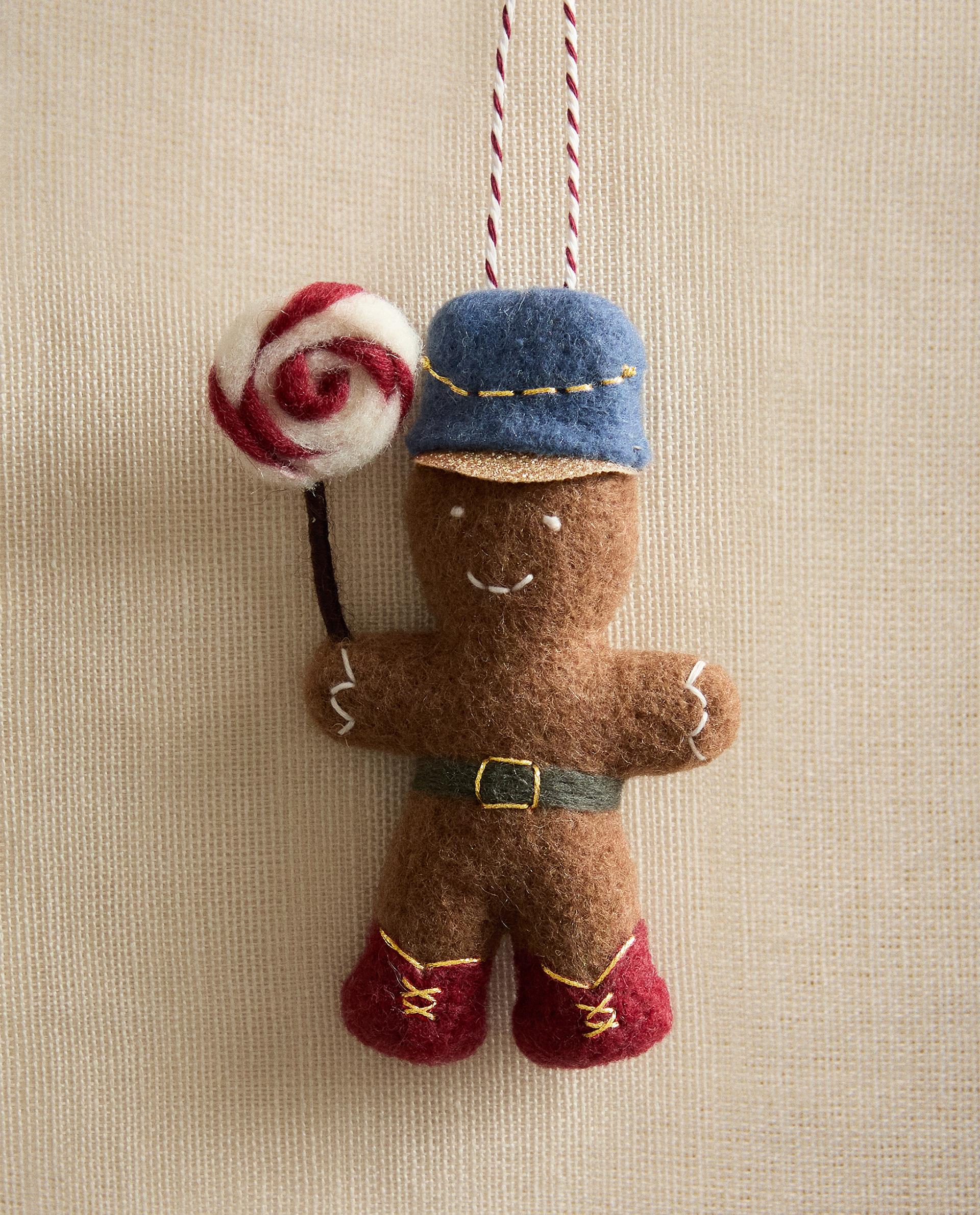 WOOL GINGERBREAD BISCUIT CHRISTMAS TREE DECORATION | Zara Home Kuwait